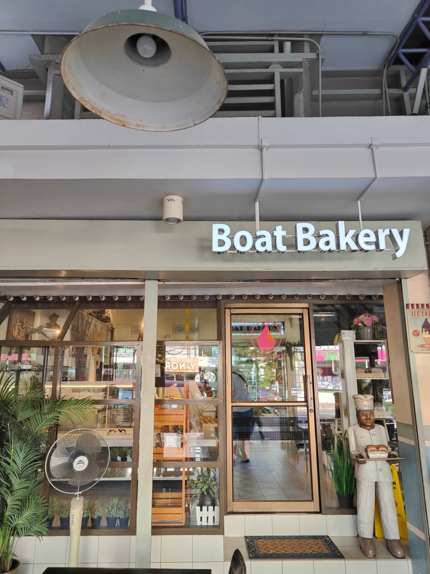 รีวิว Boat Bakery เชียงใหม่ - ร้านอาหารและเบเกอรี่ โบ๊ต เบเกอรี่ (Boat ...