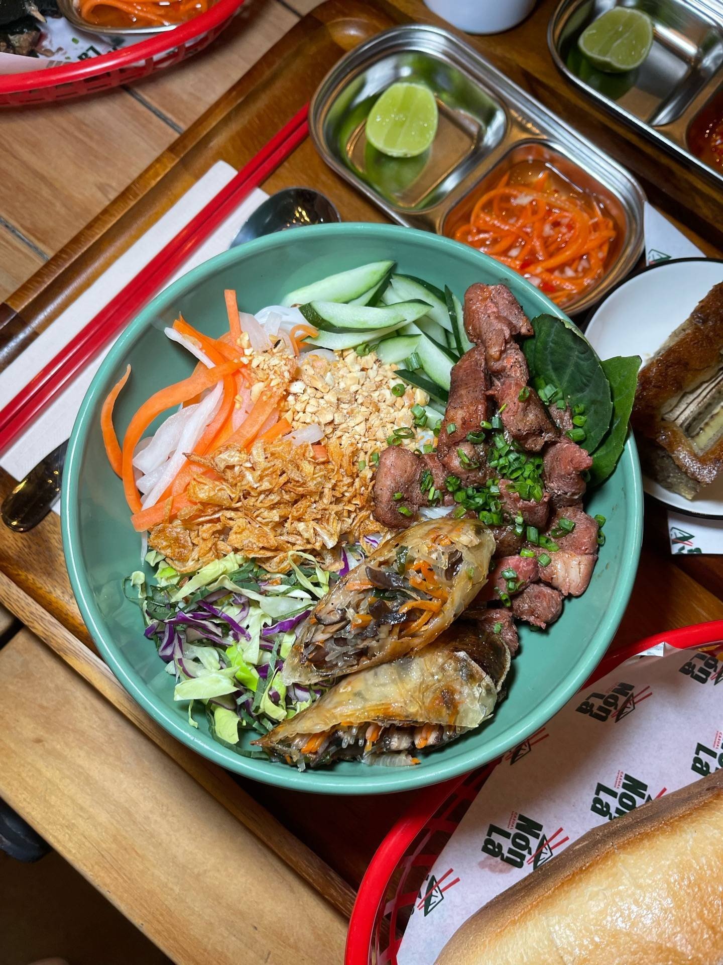 รูป non la bkk the common saladeng