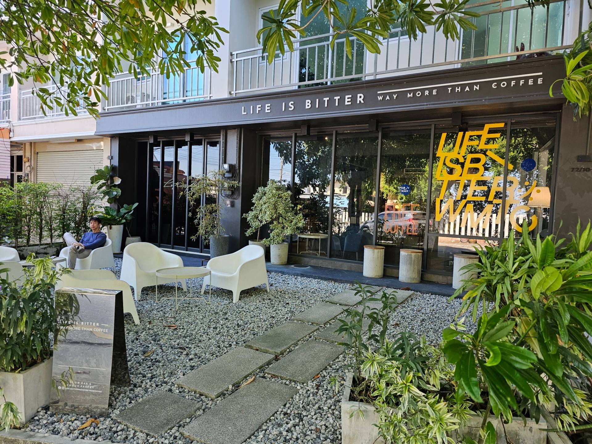 รีวิว Life is Bitter, way more than coffee - ☕️ร้านกาแฟชื่อยาวเป็น ...