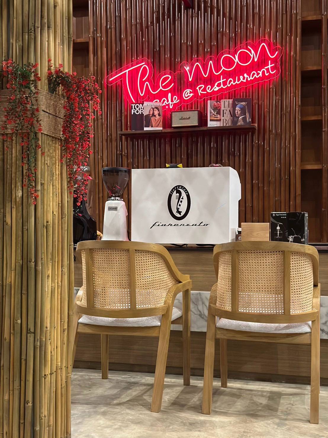 รูป The Moon Cafe& Restaurant The Moon Cafe& Restaurant