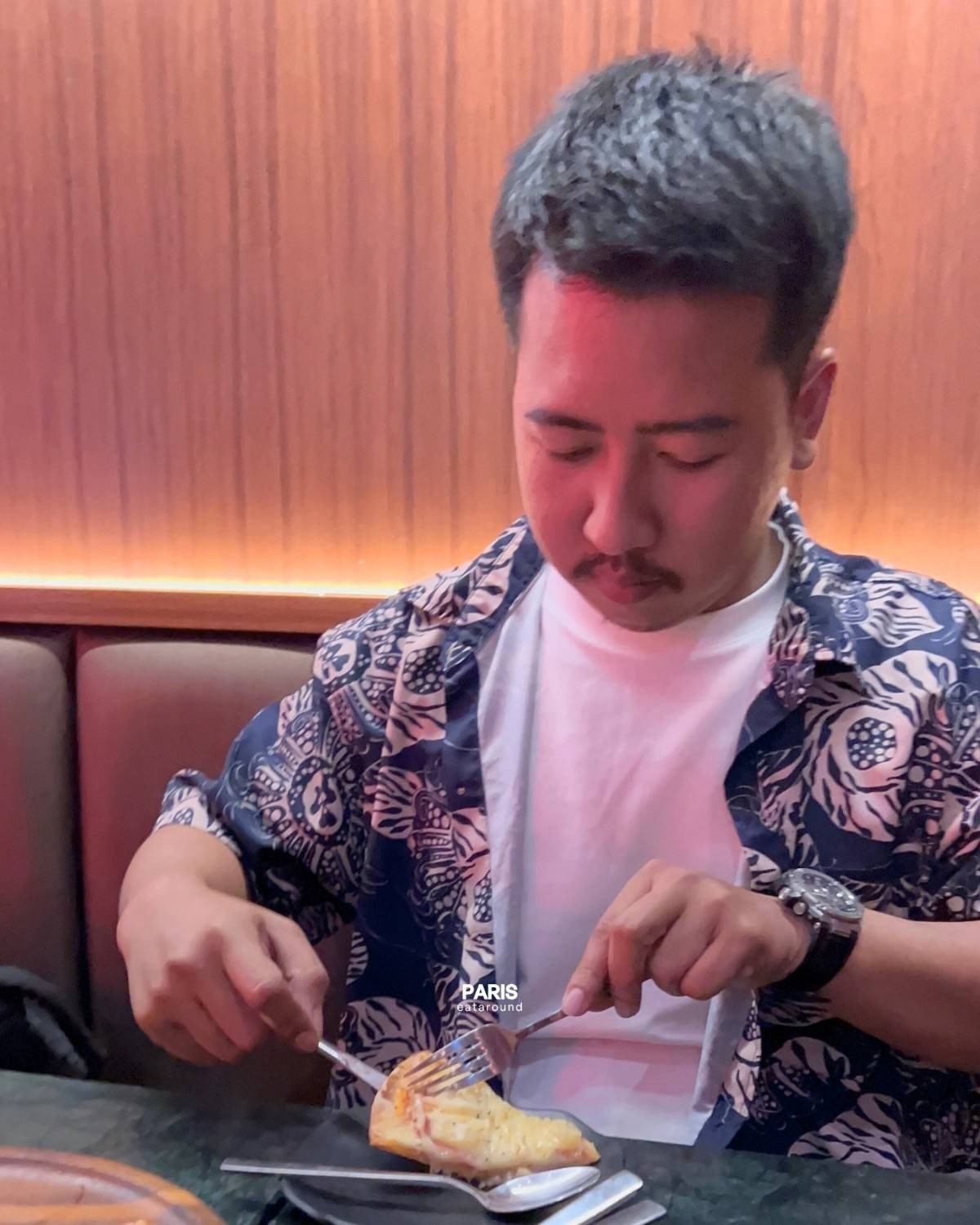 รูป Secret Chamber Charn at the Avenue