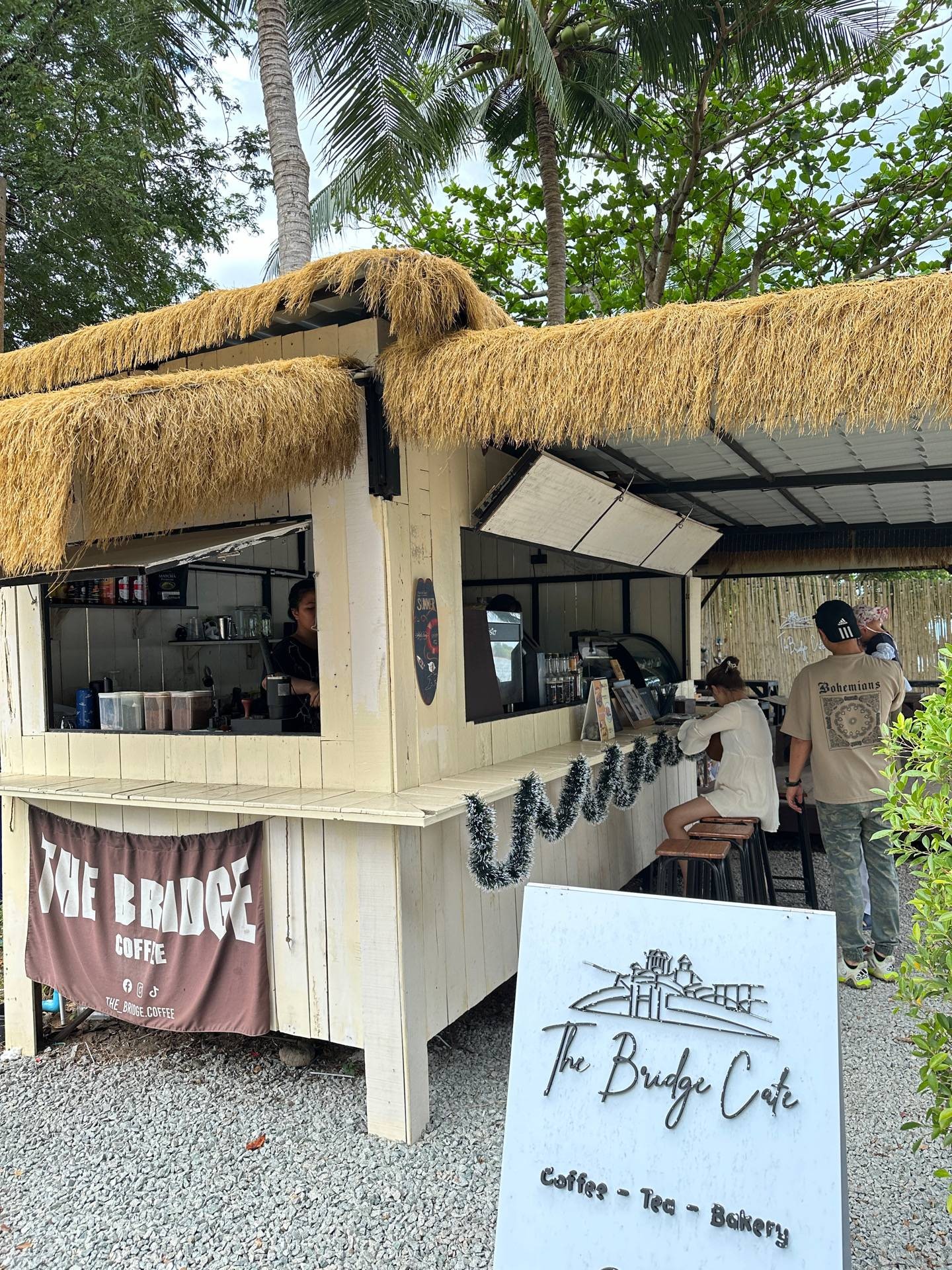 รีวิว The Bridge Cafe - คาเฟ่ชิวๆริมสะพานสารสิน ☕️