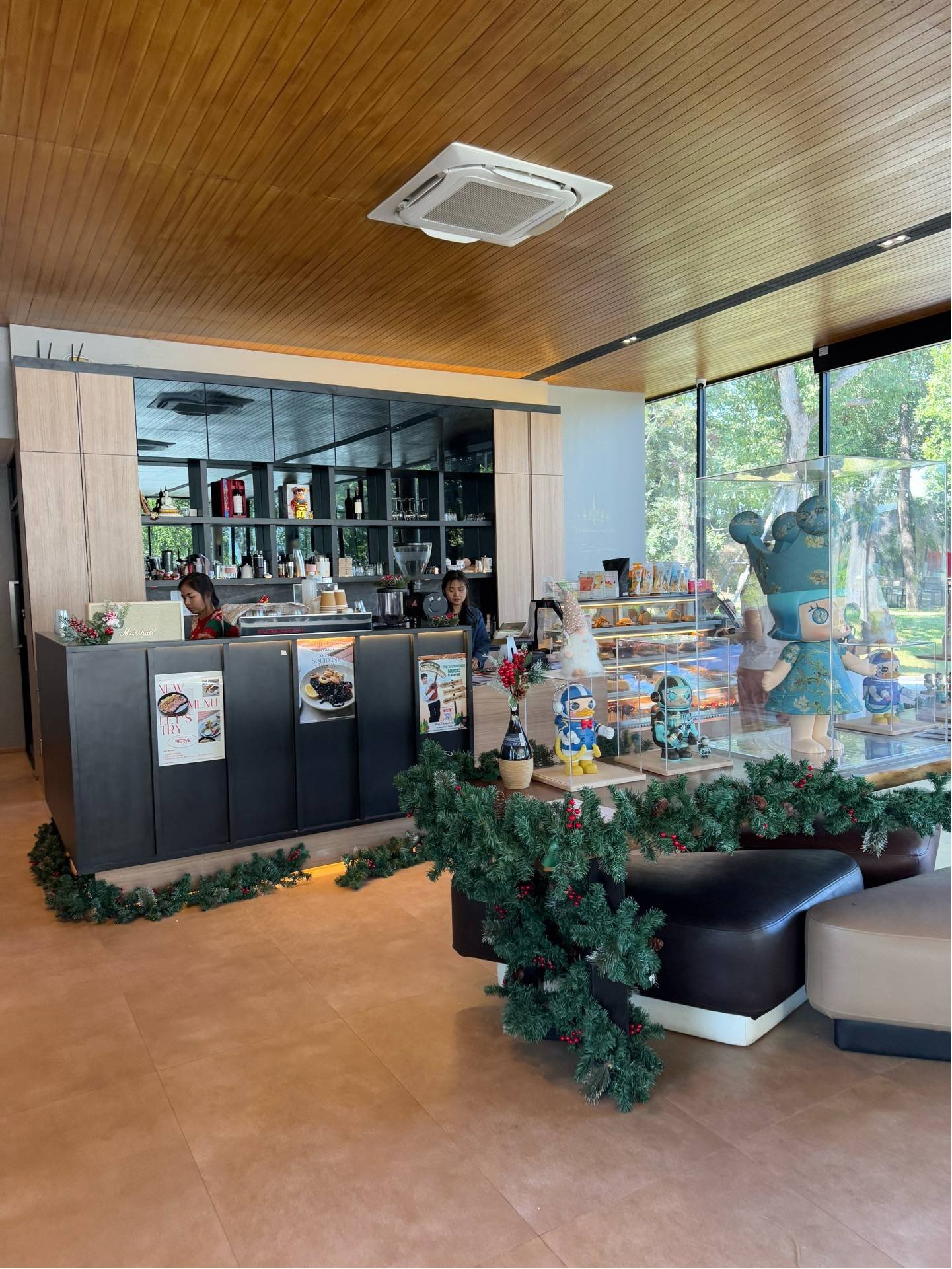 รูป the little hut by tolo cafe