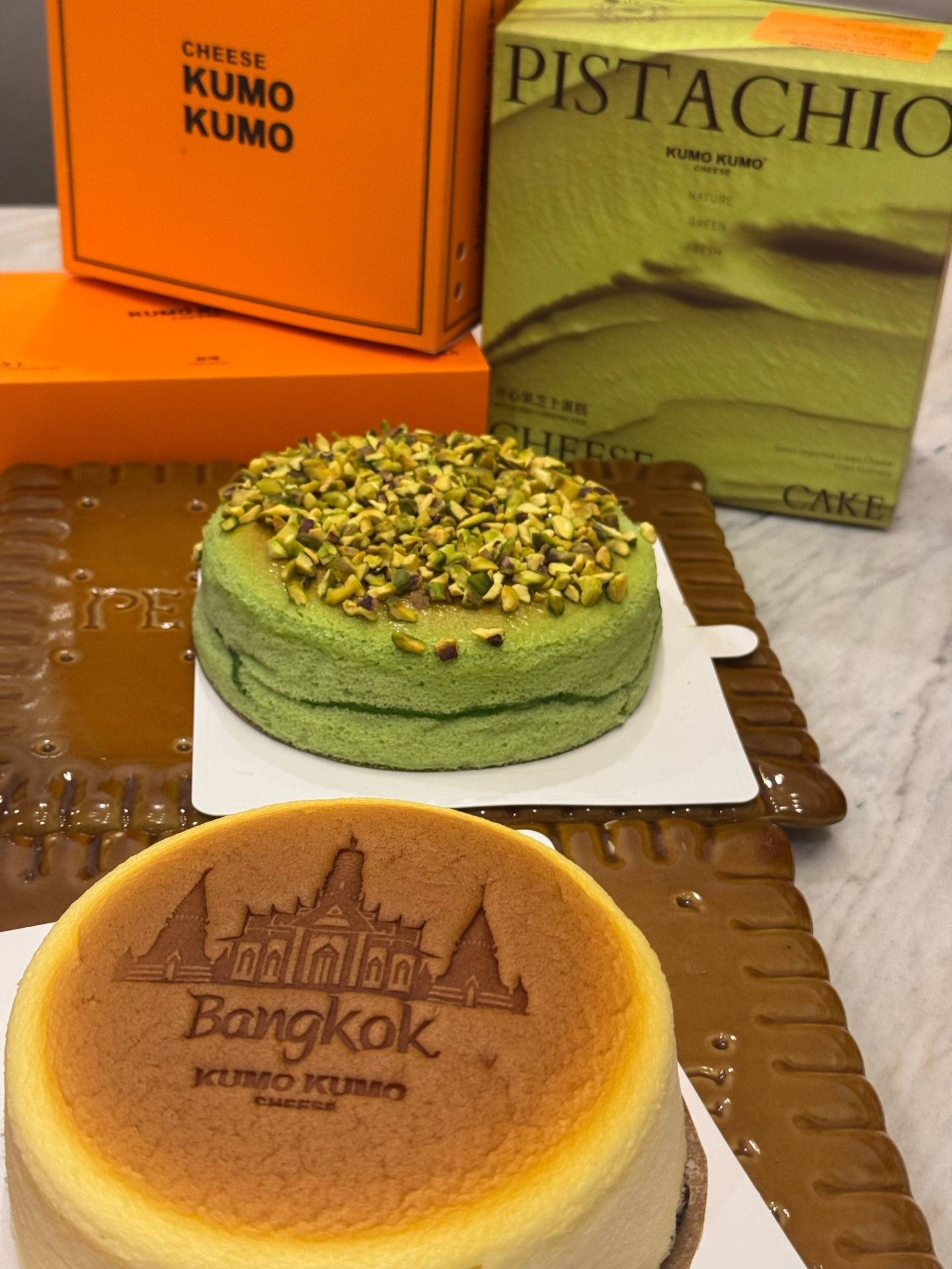 พิสตาชิโอก้อนเขียว อร่อยอีกแบบรสแตกต่างจากคลาสสิก ร้าน KUMO KUMO Cheese ...