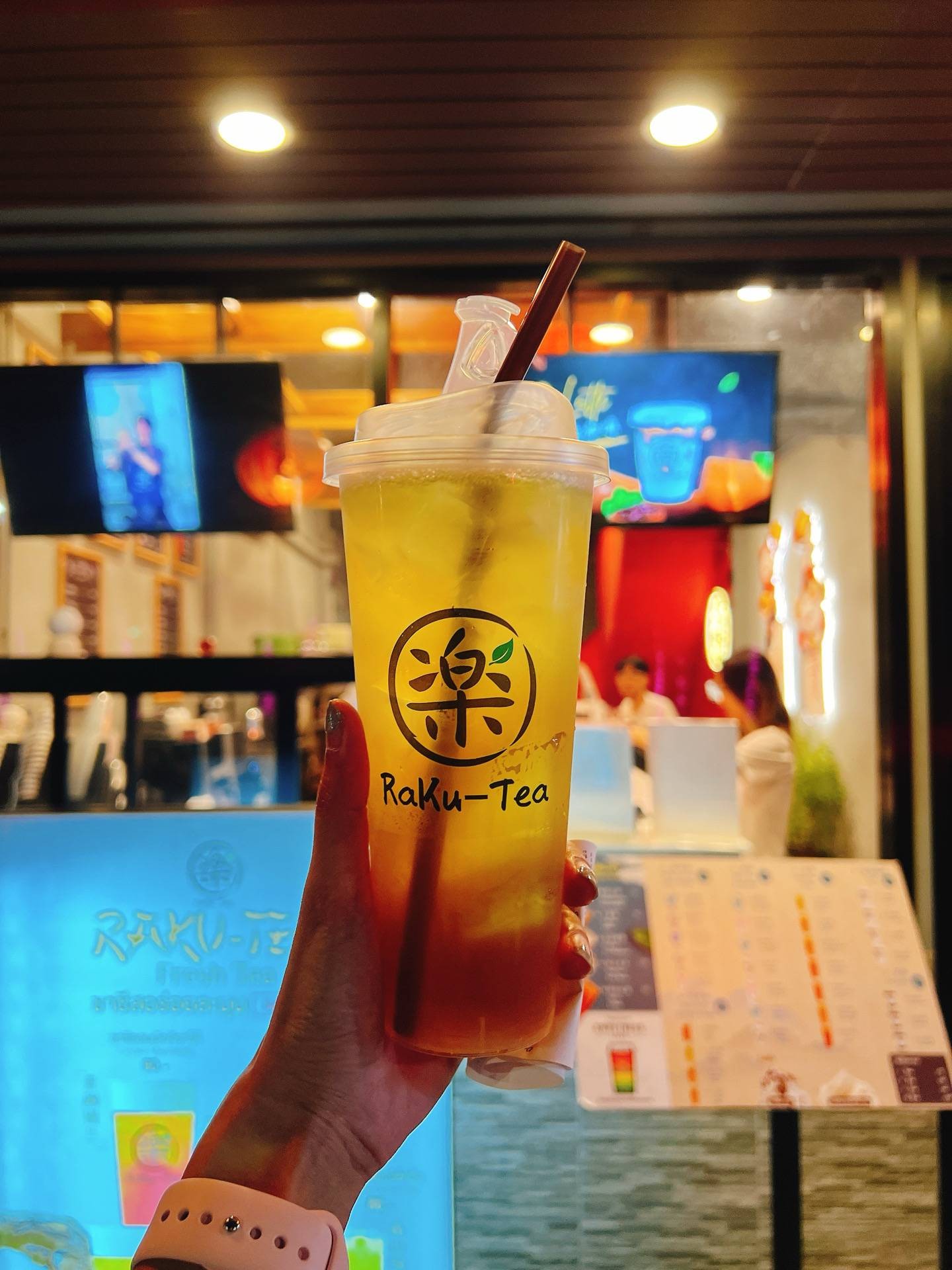 รีวิว Raku-Tea 楽茶 จุฬา-บรรทัดทอง - คิดว่าชาจะอ่อน ไม่อ่อนนะ ตาค้างเหมือนเดิม