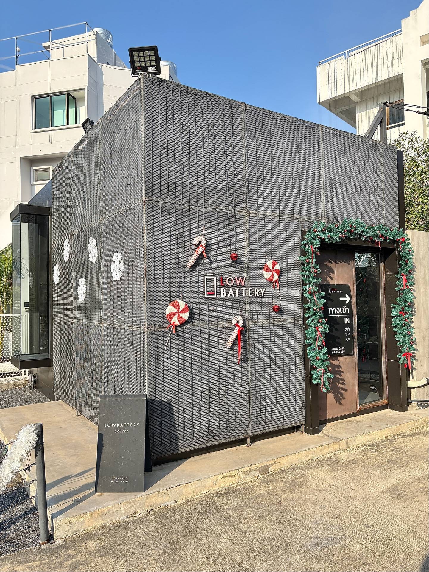 🌁 บรรยากาศร้าน. ร้าน Lowbattery Coffee