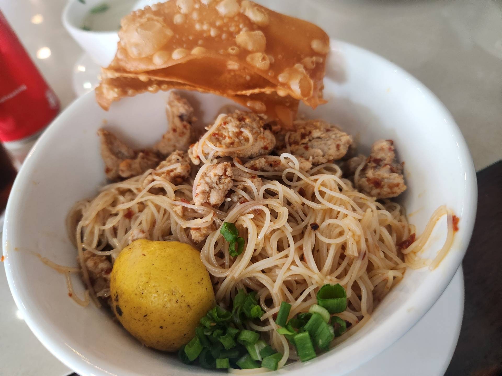 รีวิว Ykko Tamwe Ocean Branch - ก๋วยเตี๋ยวหมูไก่ในย่างกุ้ง