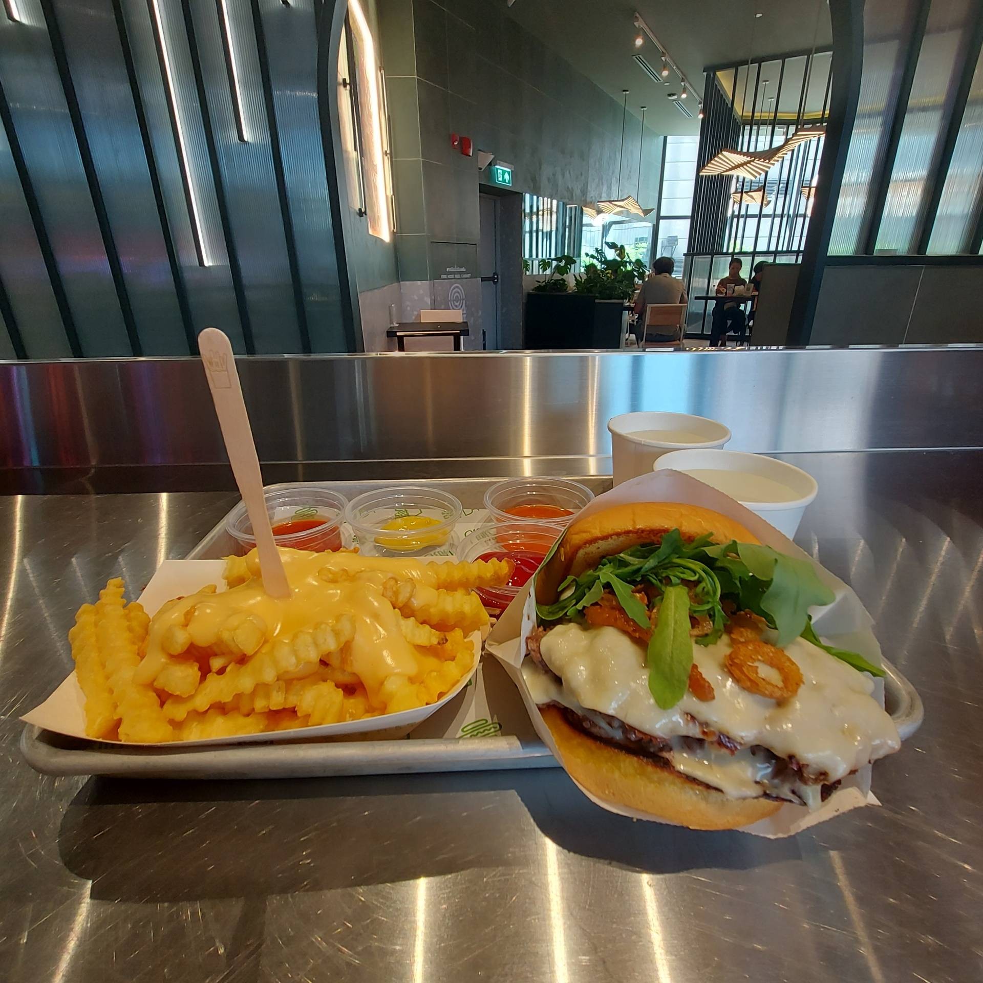 รีวิว Shake Shack เอ็มสเฟียร์ - Black Truffle Burger เนื้อ double 👍🏻