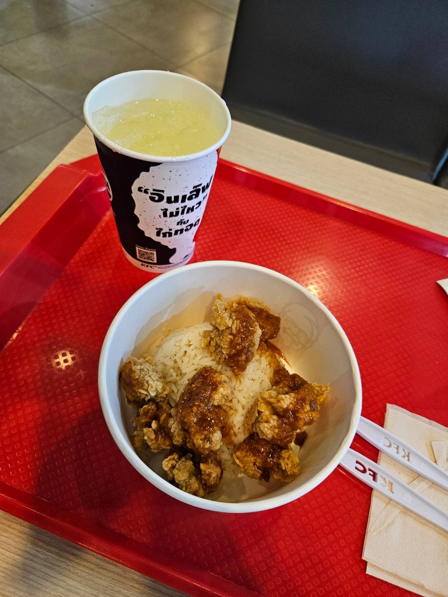 รีวิว KFC Whizdom 101 the third place - KFC สาขาใน true digital park สั่งผ่านจอ เมนูราคาเท่าที่อื่น