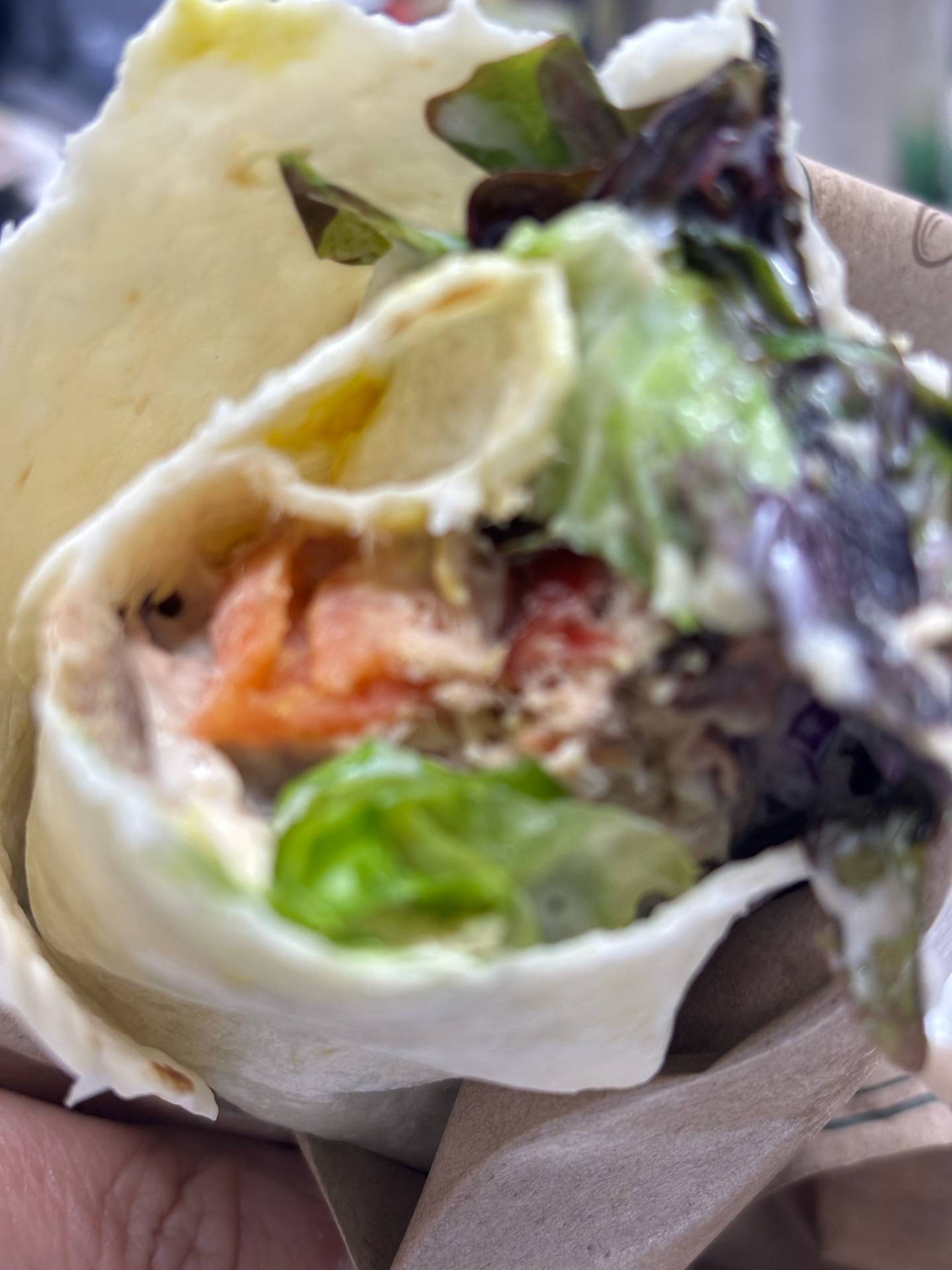 รีวิว Jones' Salad โรงพยาบาล จุฬา - Grab and go meal with salmon & tuna wrap