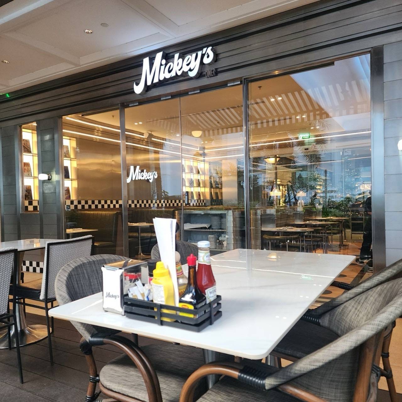 รูป Mickey's Diner BKK