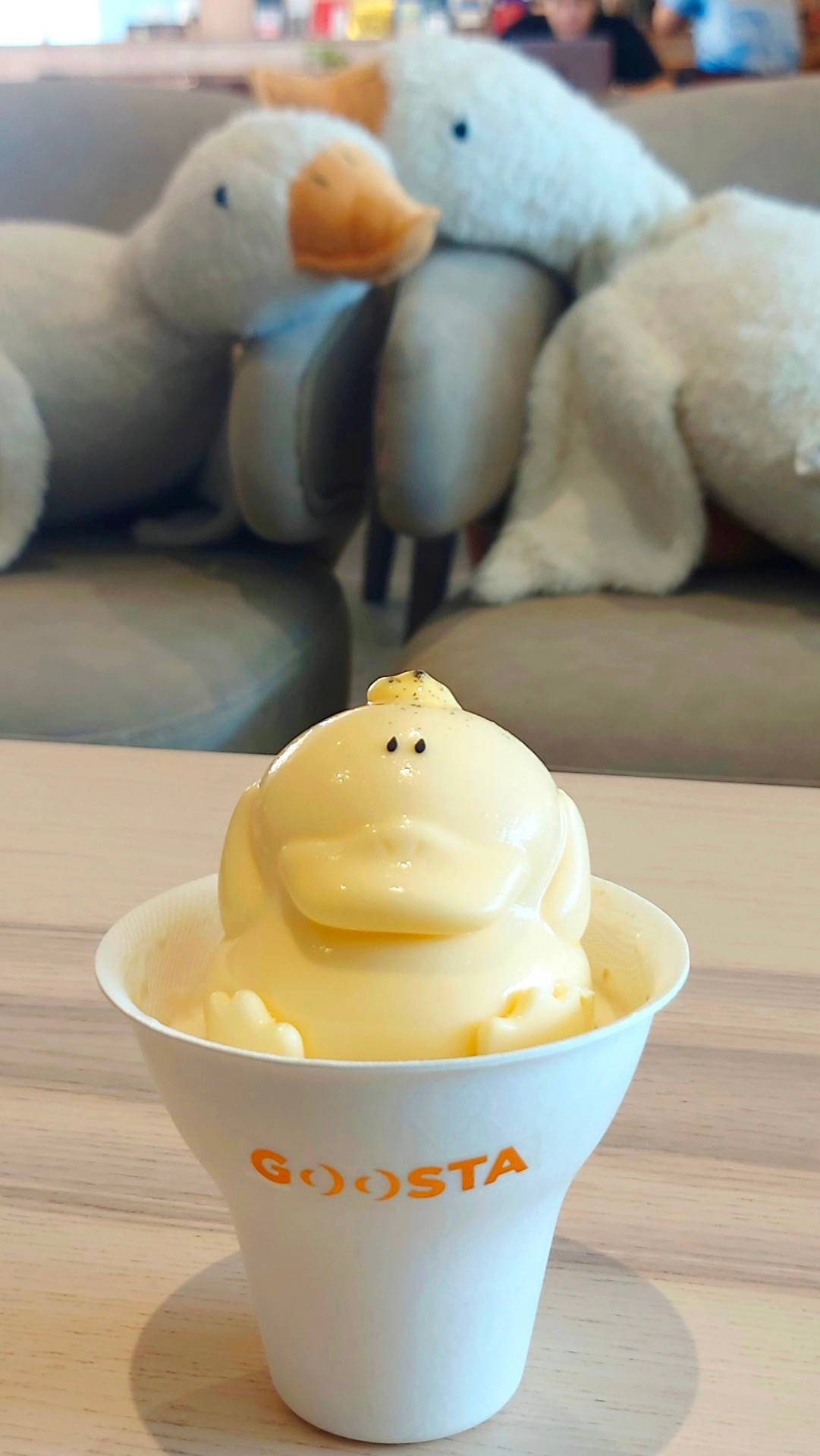 รีวิว Goosta Coffee & Gelato - น้องห่านเด้งดึ๋ง หัวกลมตัวเหลือง