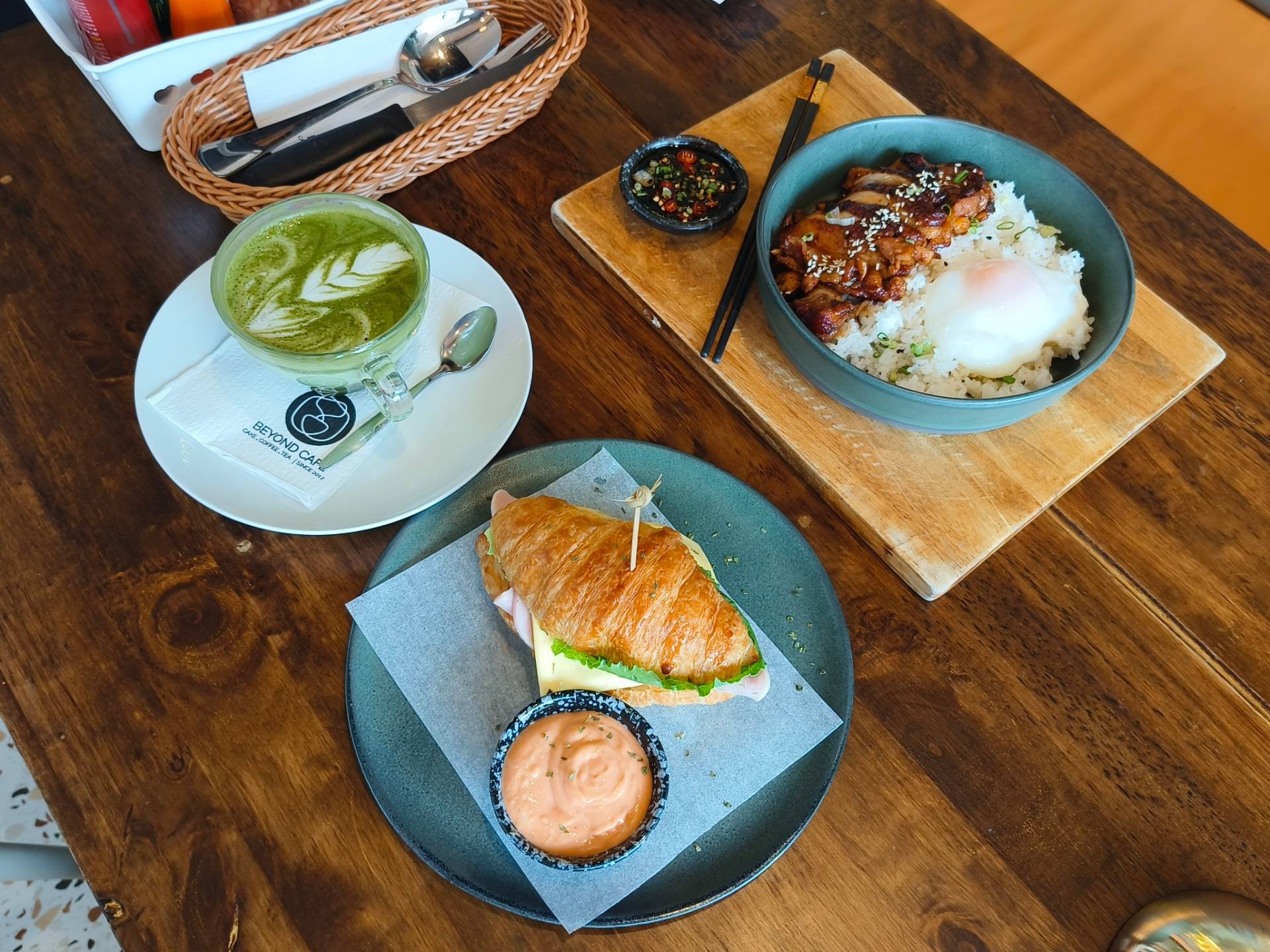รีวิว BEYOND CAFE สาขาถนนทหาร - beyond cafe