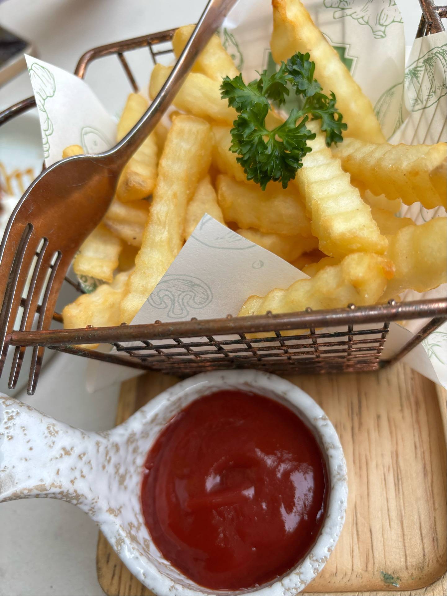 รีวิว Tsai Eatery ไทร อีทเทอรี่ - ริมน้ำติดศาลเจ้ากวนอู