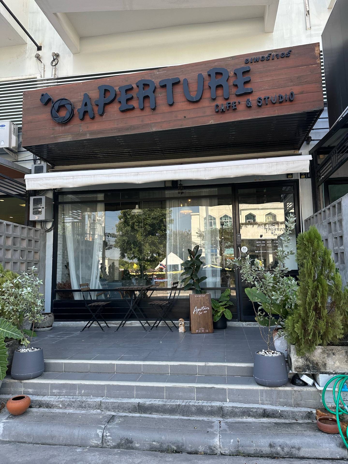 รีวิว Aperture Cafe โครงการ Vida Ville ประชาอุทิศ 86 - ร้านกาแฟตึกแถว 🏢 ...