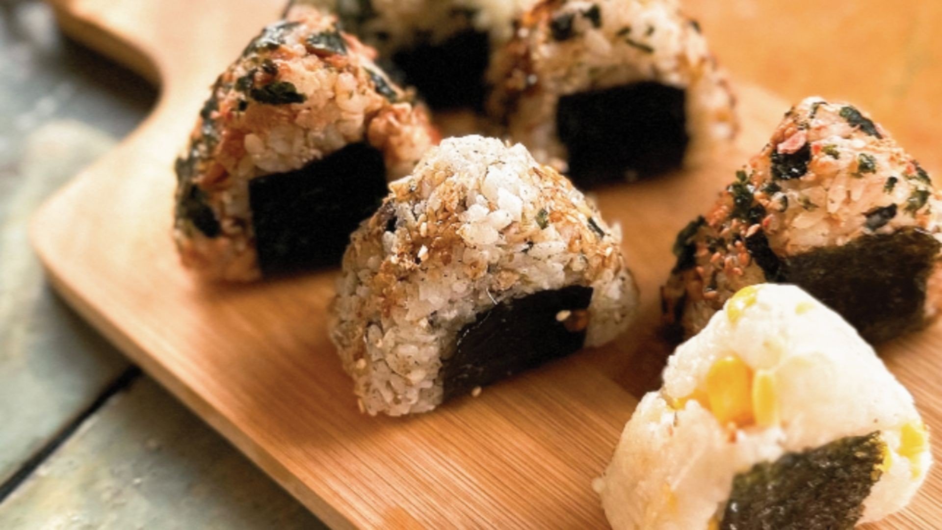 ข้าวปั้นญี่ปุ่น มาม่าซูบิ Mamasubi & ชีสแชพ Cheese Chap ชีสล้นๆ ...