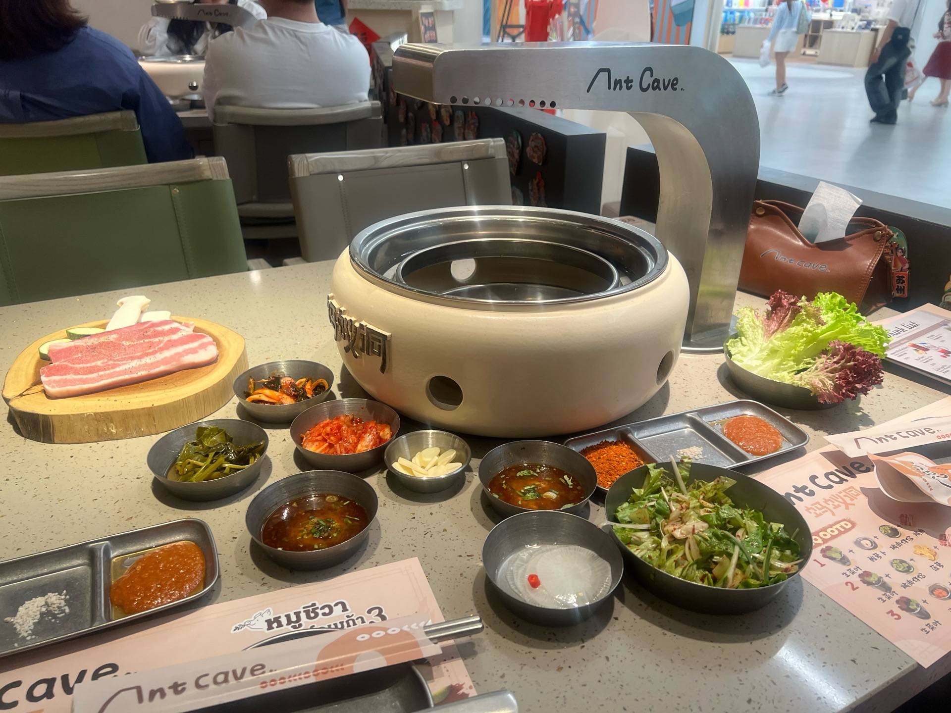 รีวิว Ant cave - - Korean-Chinese BBQ Experience, spices help give ...