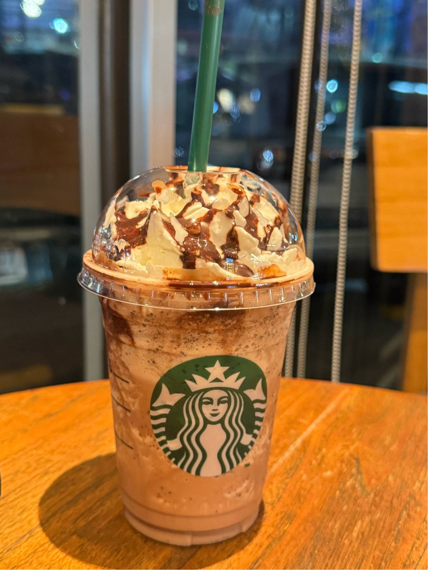 รีวิว Starbucks The Scene Town in Town - Starbucks The Scene