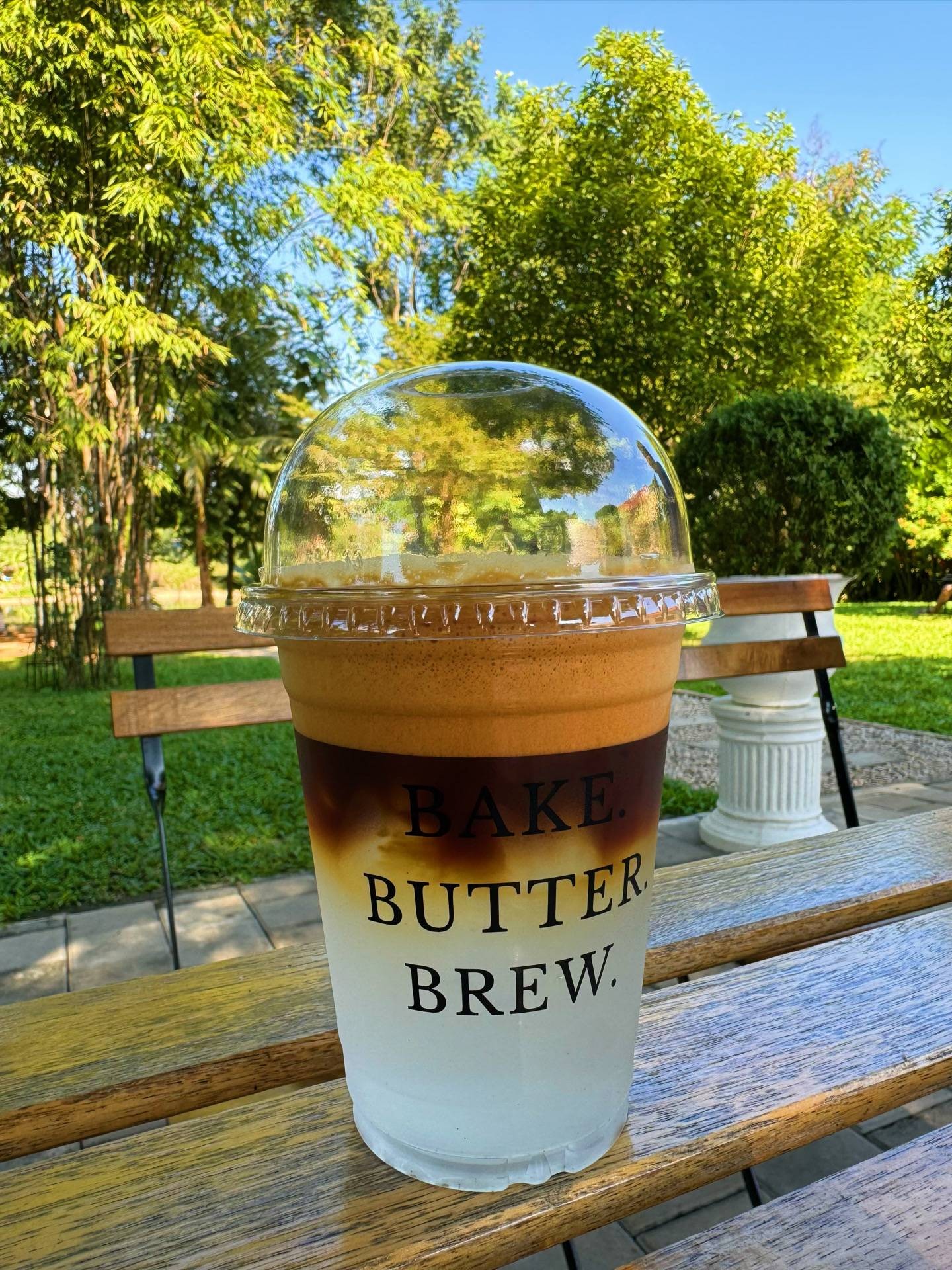 รีวิว Bake.Butter.Brew. - คาเฟ่ริมน้ำวัง ร้านสวย เครื่องดื่มอร่อย วิวดี