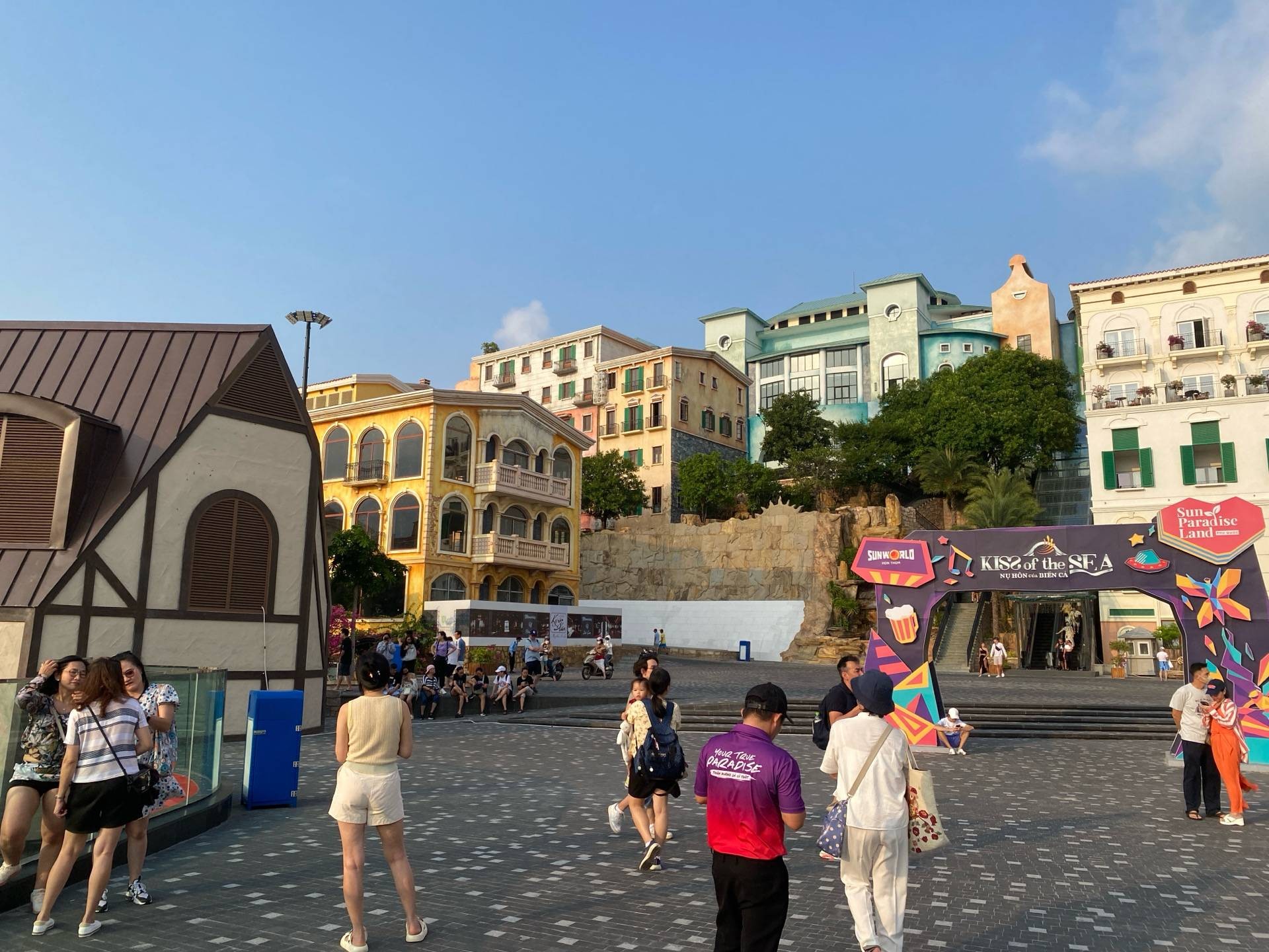 Sunset Town - รีวิวสถานที่ท่องเที่ยว