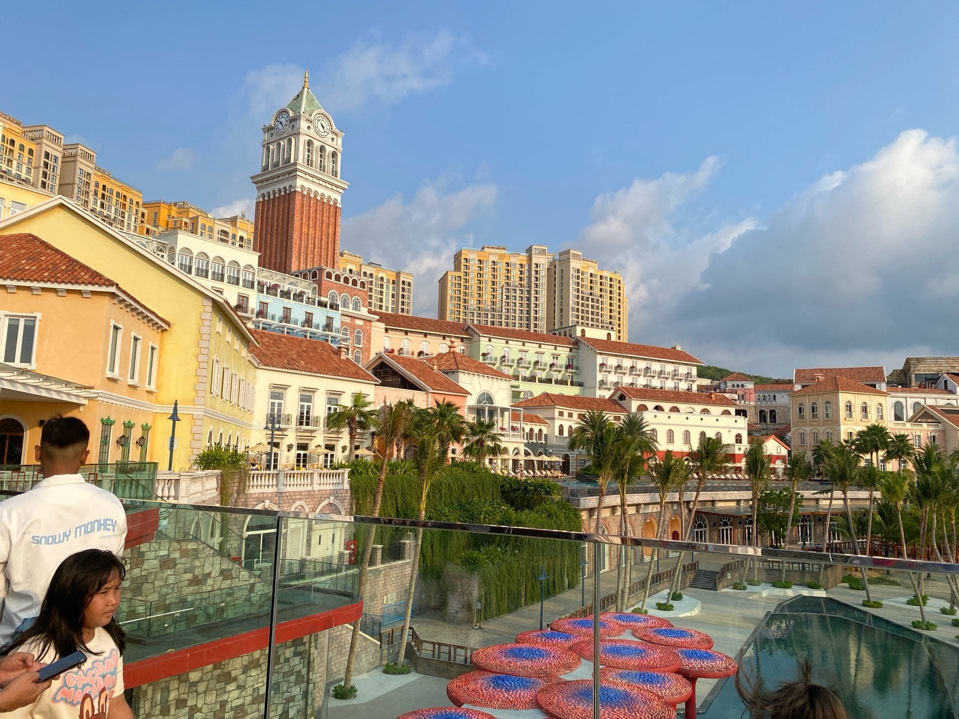 Sunset Town - รีวิวสถานที่ท่องเที่ยว