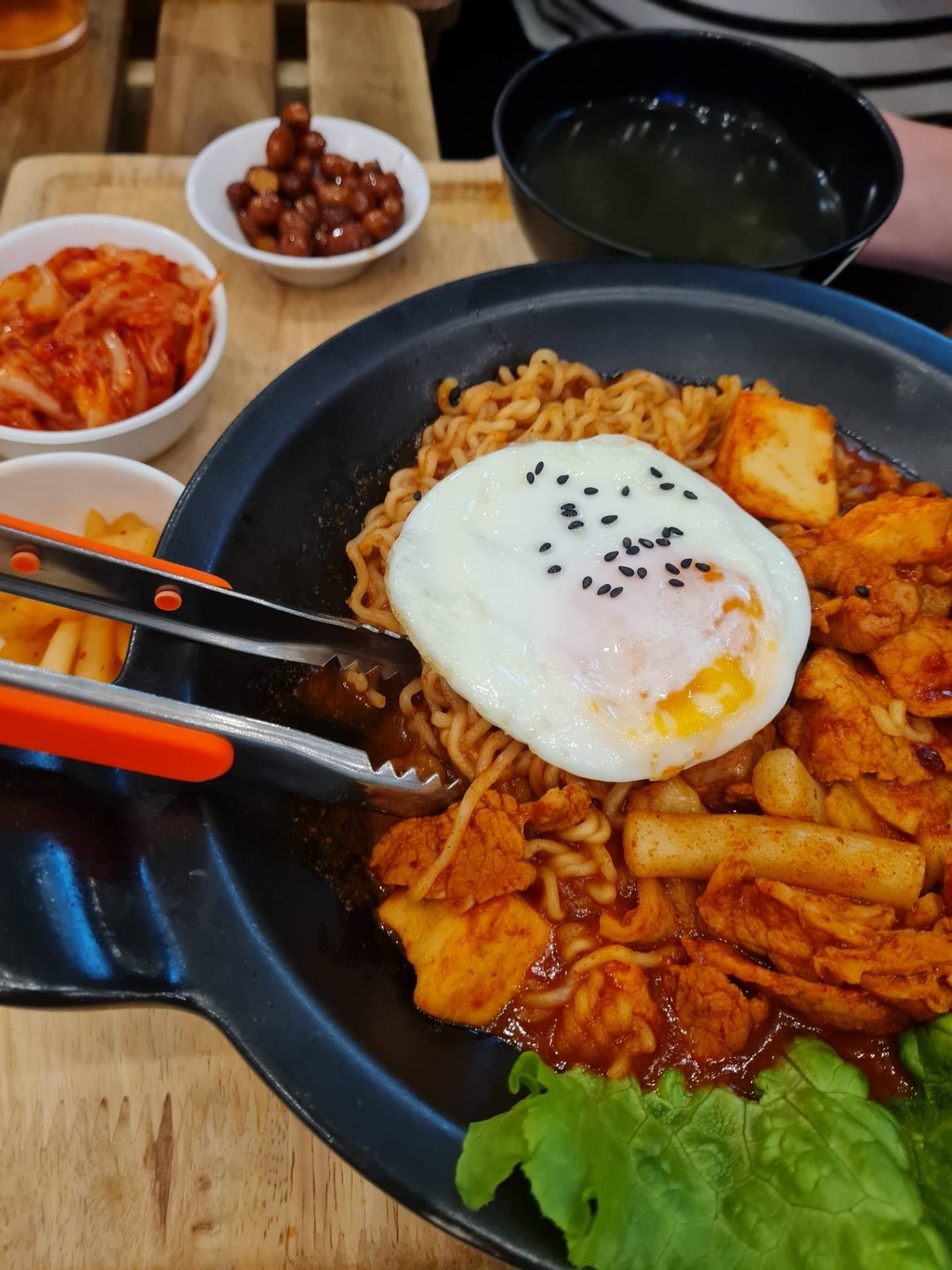รูป Hongdae Station All Seasons Place ชั้น1