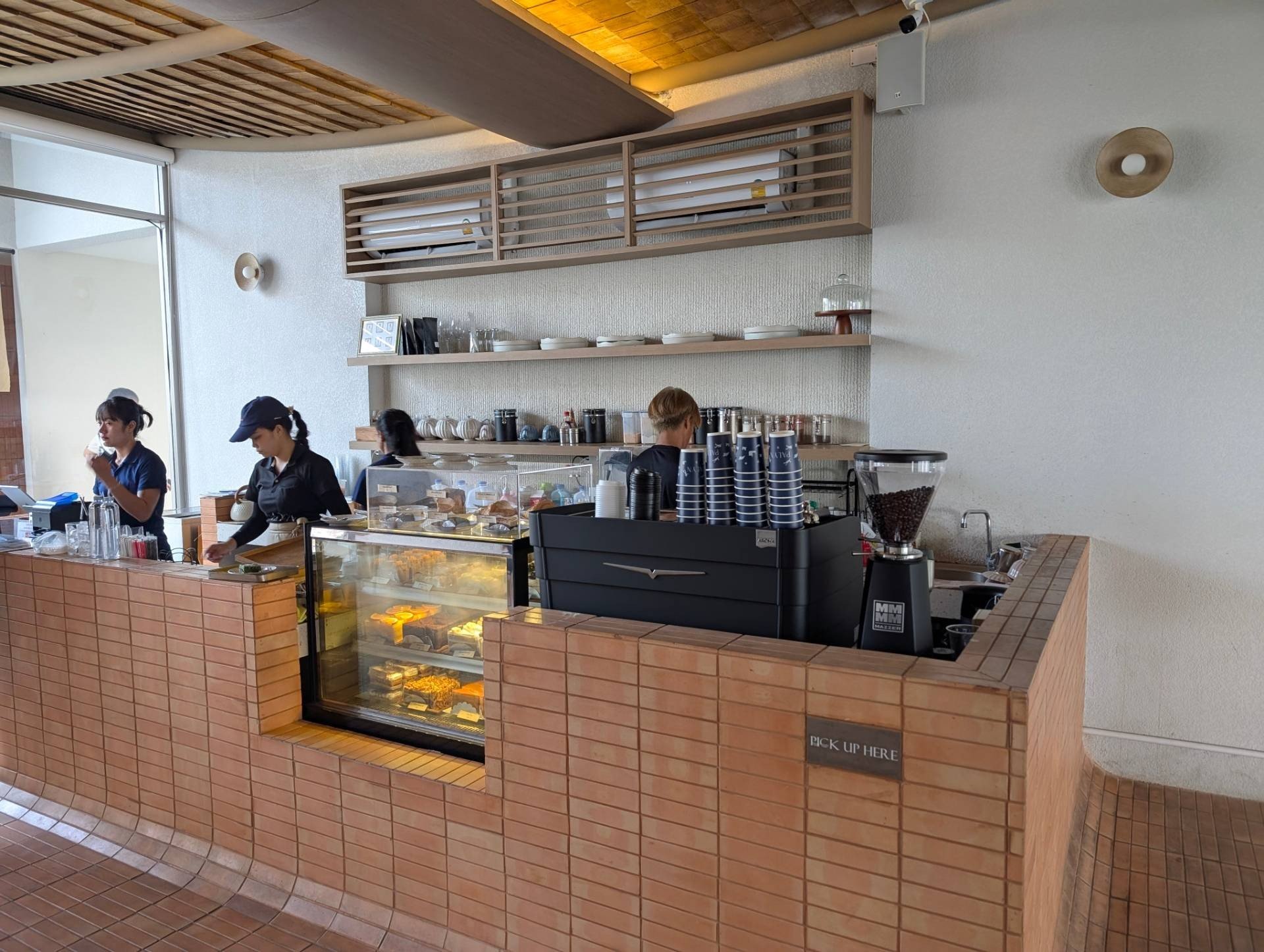 รูป Palyn Cafe & Eatrey ปาลินคาเฟ่แอนด์อิทเทอรี่