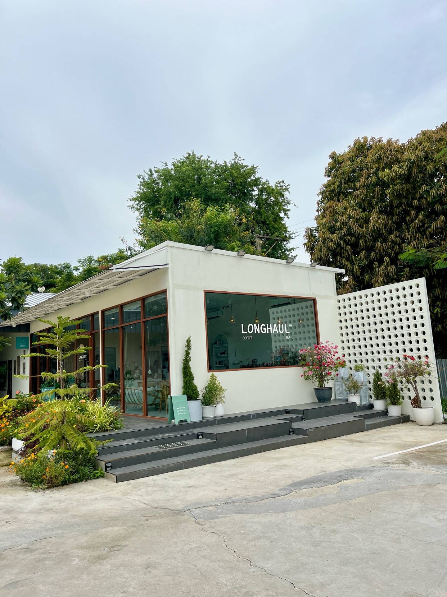 รีวิว Long haul cafe - ลองฮาวล์ - - Minimal ดี น่ารักที่สุด สวยหรูดูน่า ...