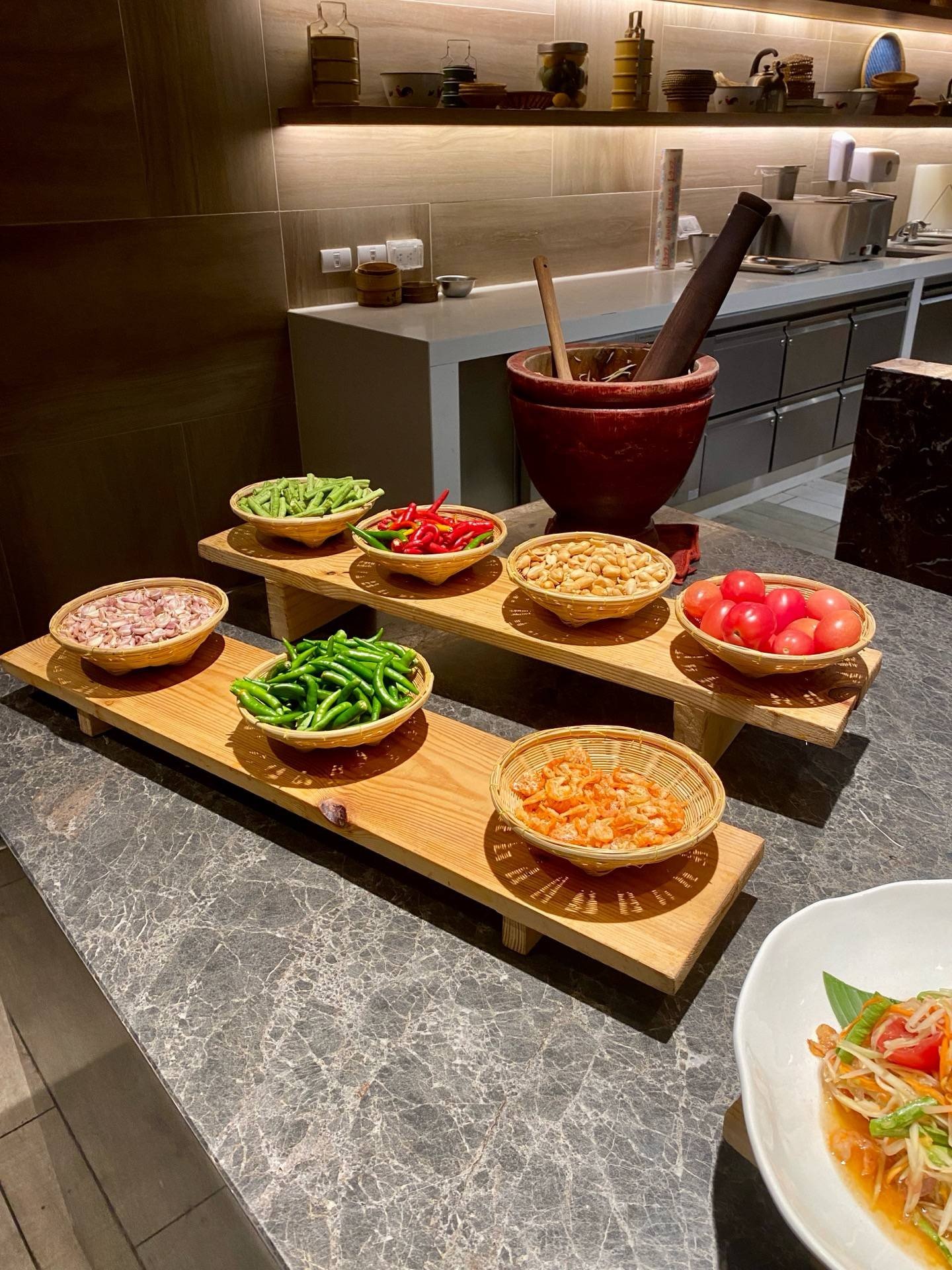 รูป Chon Som All Day Dining by Courtyard Marriott Suvarnabhumi Airport