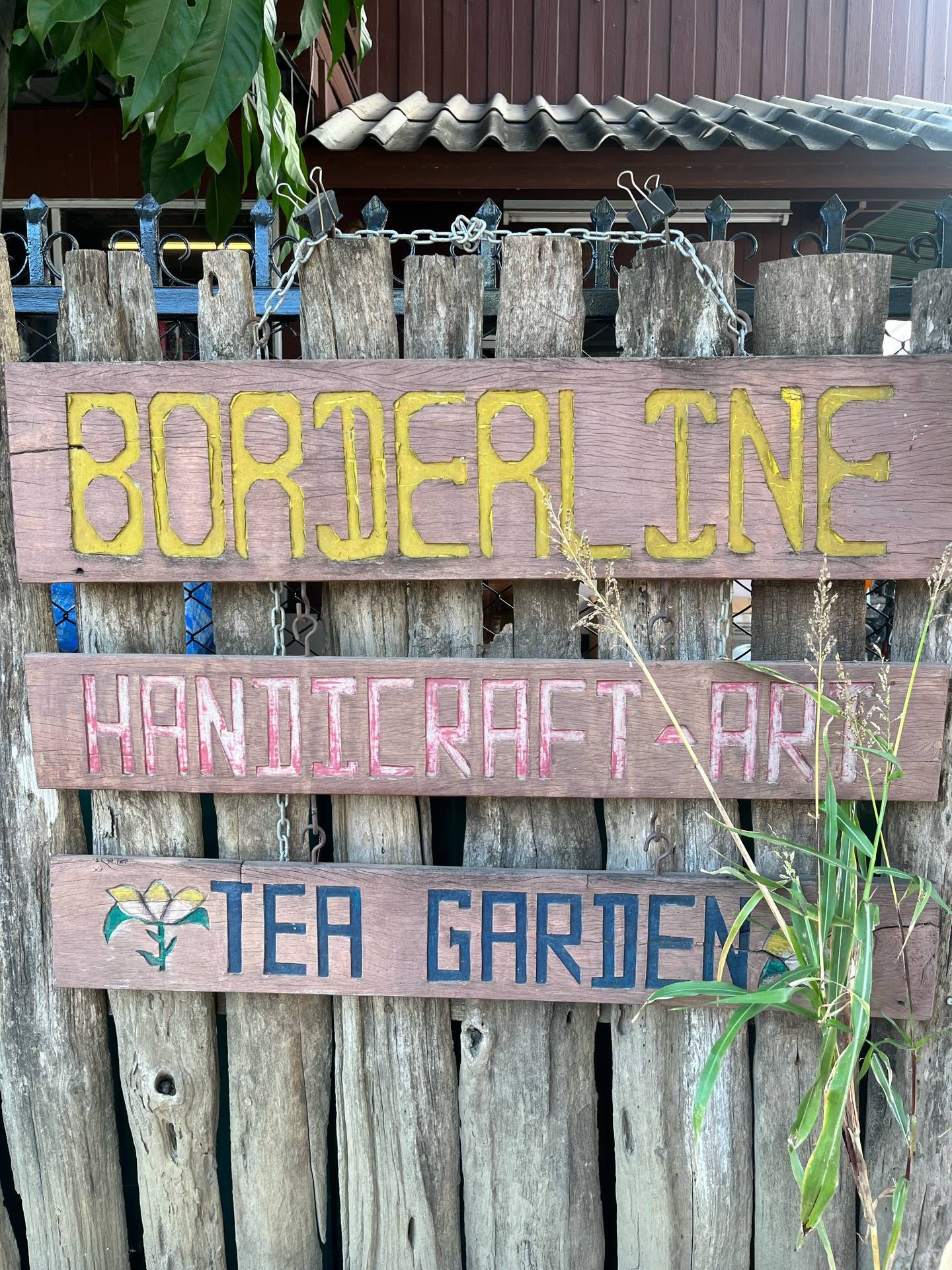 รีวิว Borderline Cafe Gallery - Borderline Café, Mae Sot Downtown