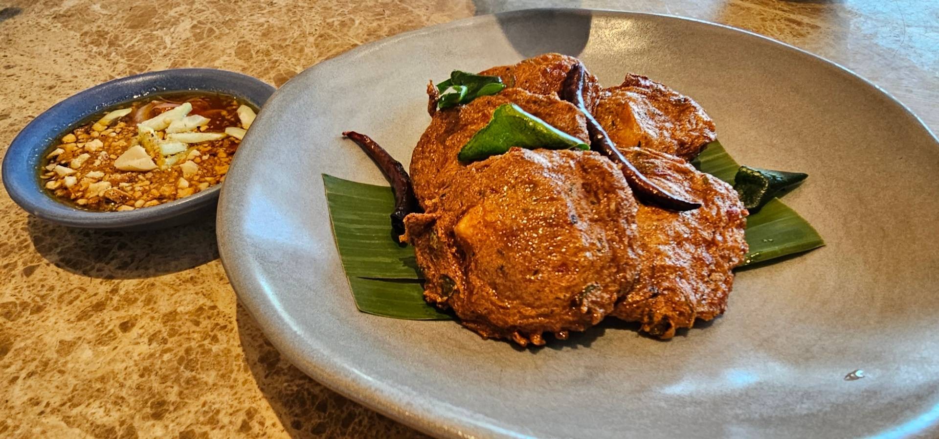 รีวิว Akanee อัคนี - ร้านอาหารไทยสไตล์โมเดิร์นในคอนเซ็ปย่างถ่านกับอาหาร ...