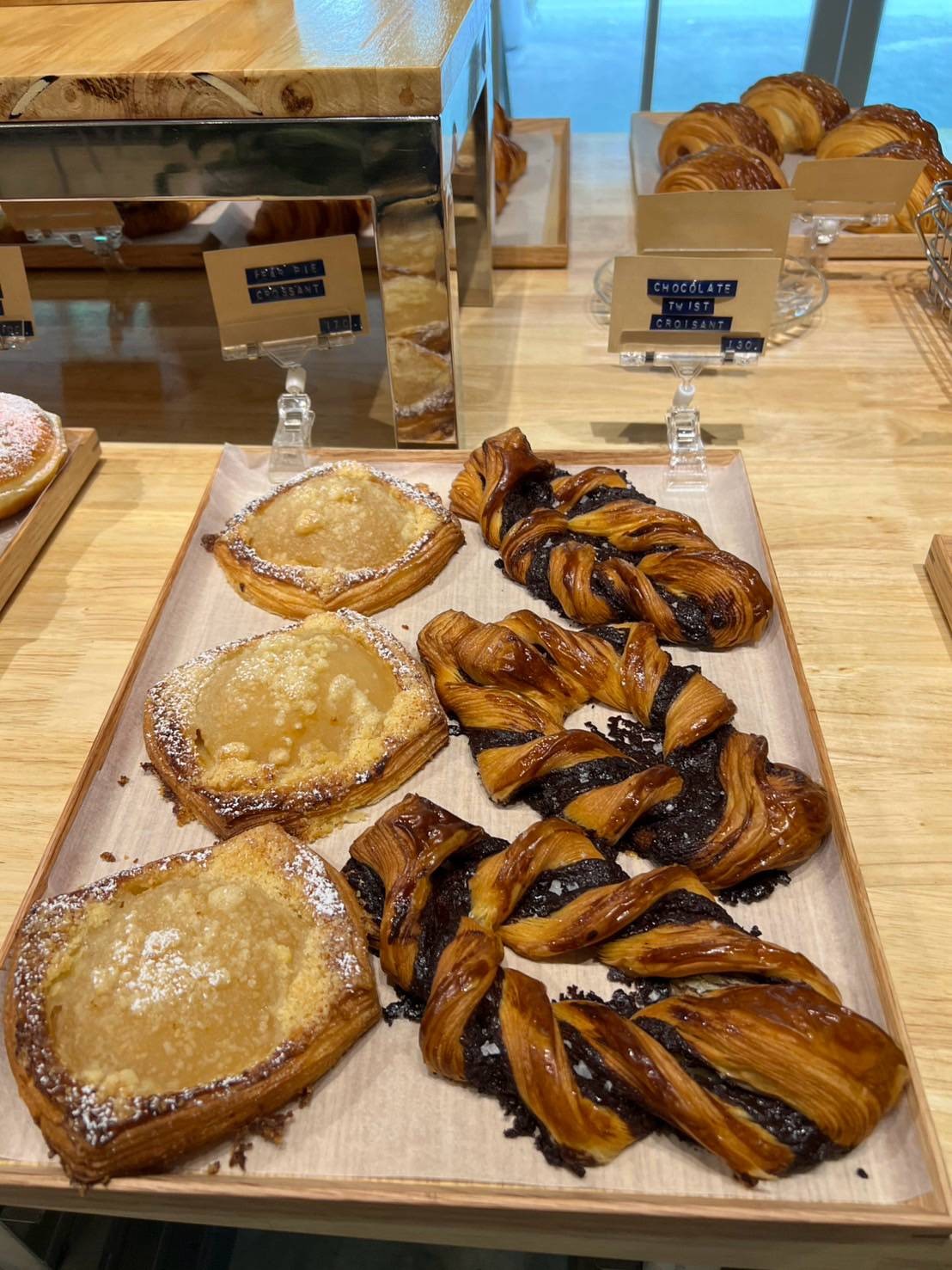 รีวิว LARDER BKK Sukhumvit 39 - อร่อย อาหารเช้าที่ดี ขนมเยอะเลย