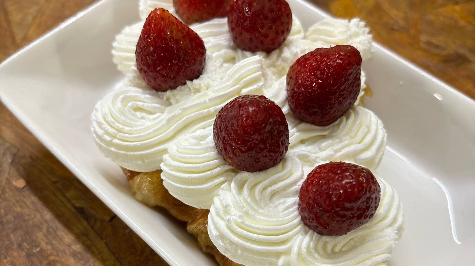 ครอฟเฟิล จัมโบ้ Diamond mugg - สั่งอาหารเดลิเวอรี | Wongnai x LINE MAN