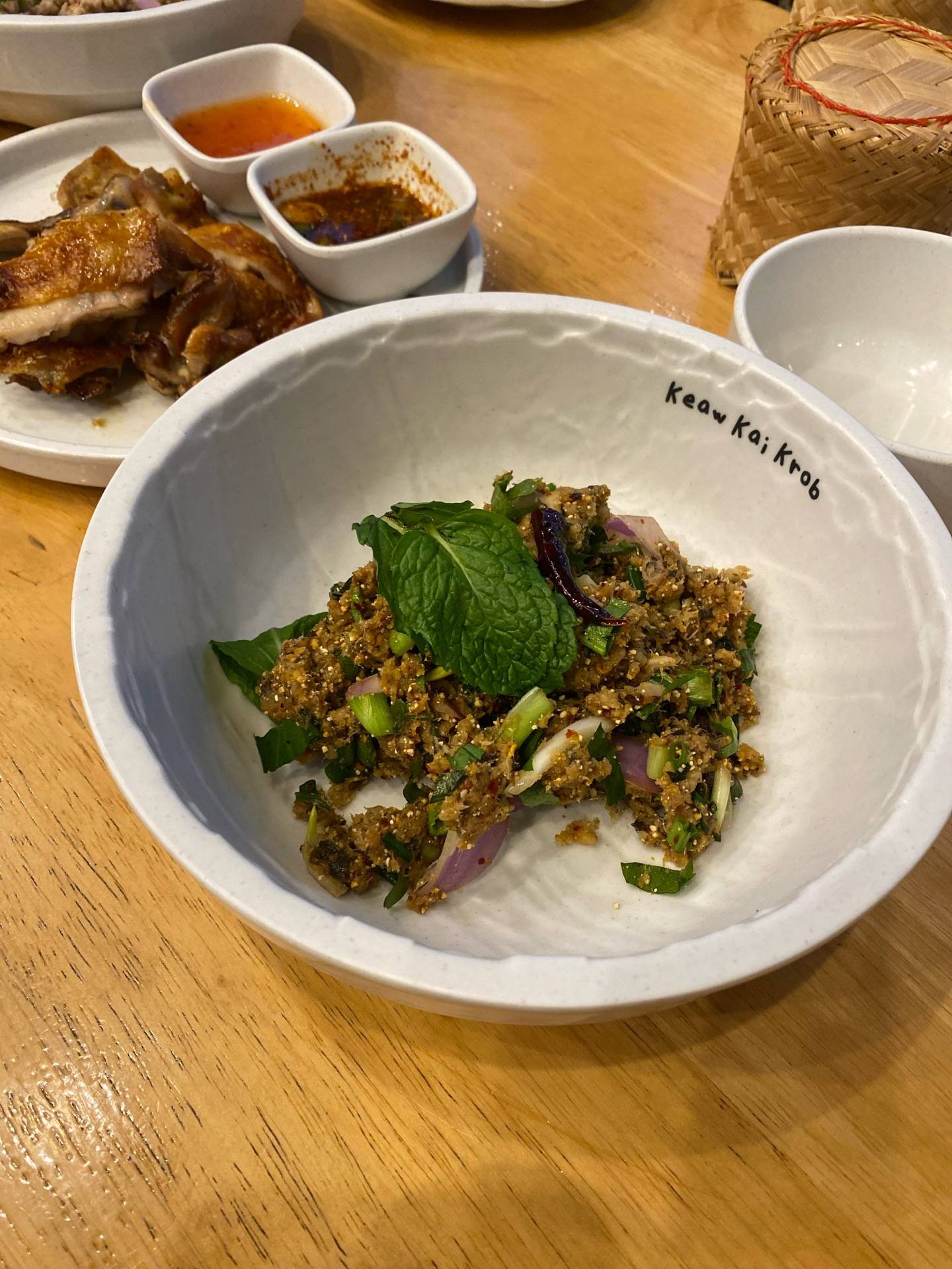 ลาบปลาดุก ร้าน แก้วไก่กรอบ - Keaw Kai Krob ลาดกระบัง