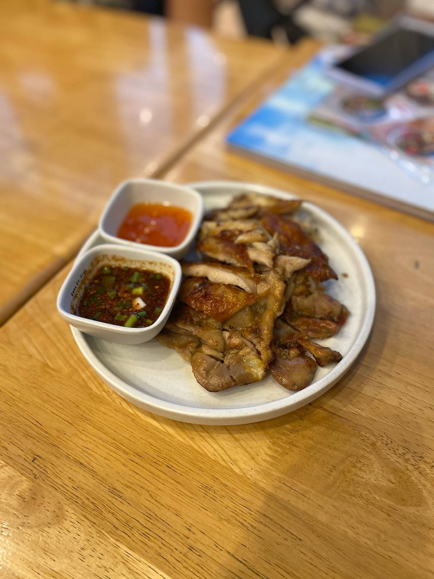 ไก่ย่างหนังกรอบ ร้าน แก้วไก่กรอบ - Keaw Kai Krob ลาดกระบัง