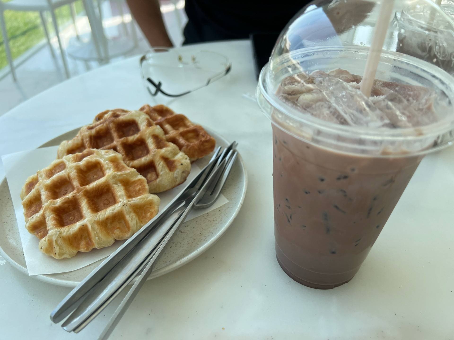 รีวิว ITSAYA CAFE - คาเฟ่สวยมีที่พักด้วย