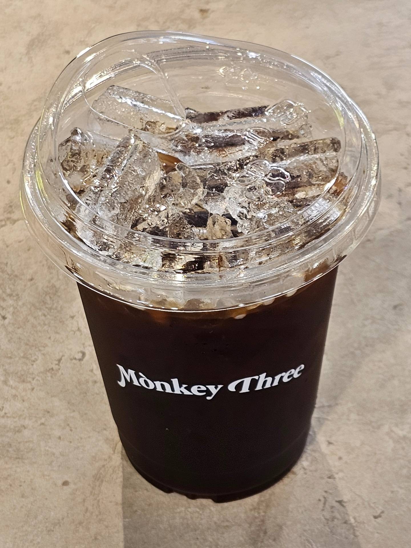 Iced Americano ร้าน MONKEY THREE COFFEE • ร้านกาแฟบางพลีที่ไปดังในเมือง ...