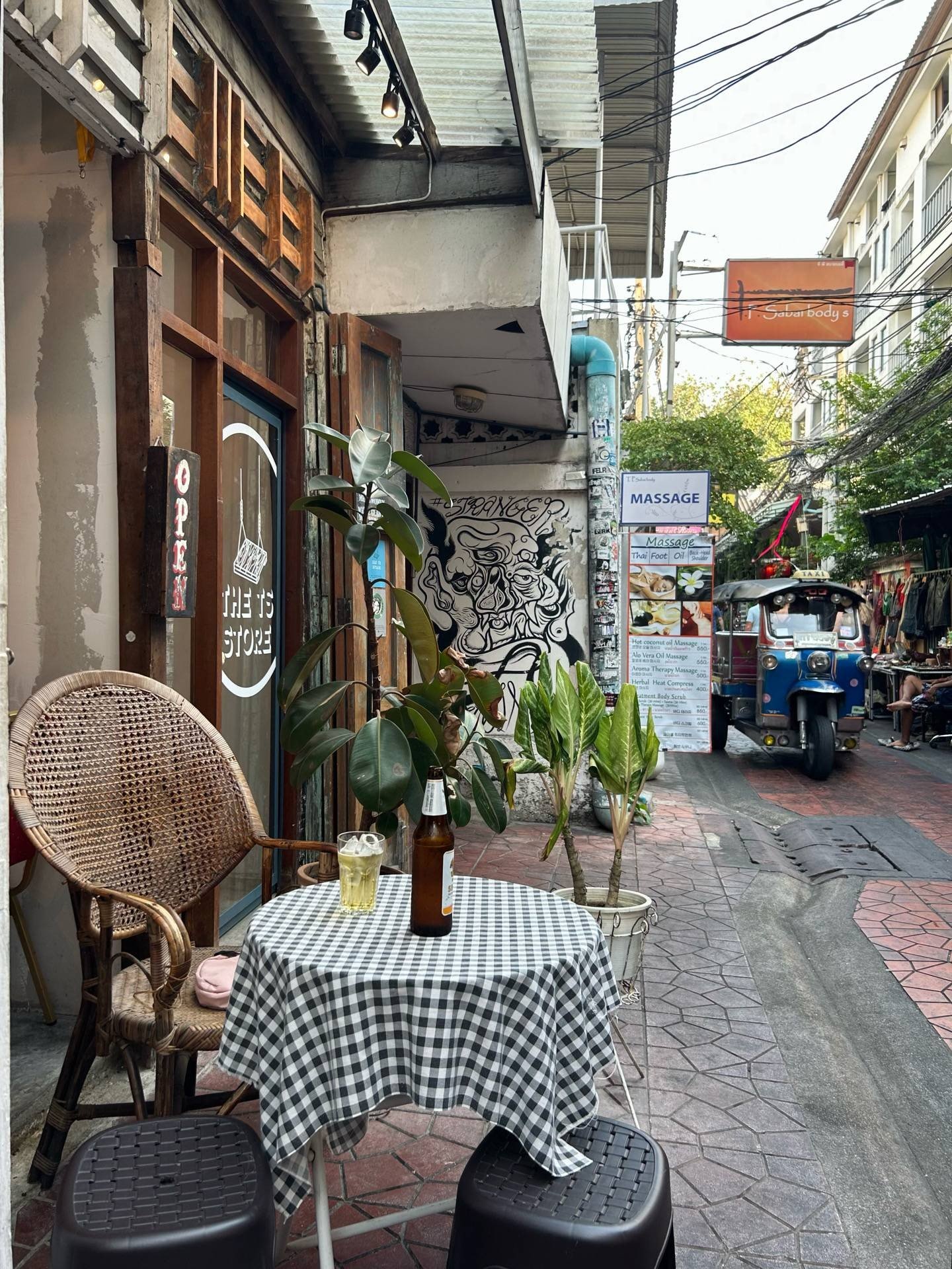 รูป Studiyo Bar by Yo ถนนพระอาทิตย์