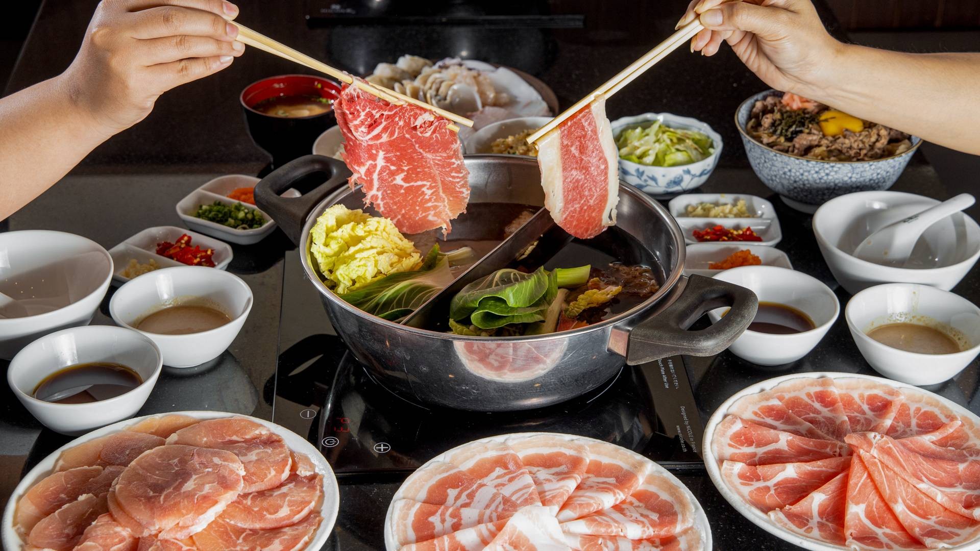 อิ่มครบจบในที่เดียว! 10 ร้านเด็ดที่ The Nine Center Rama 9