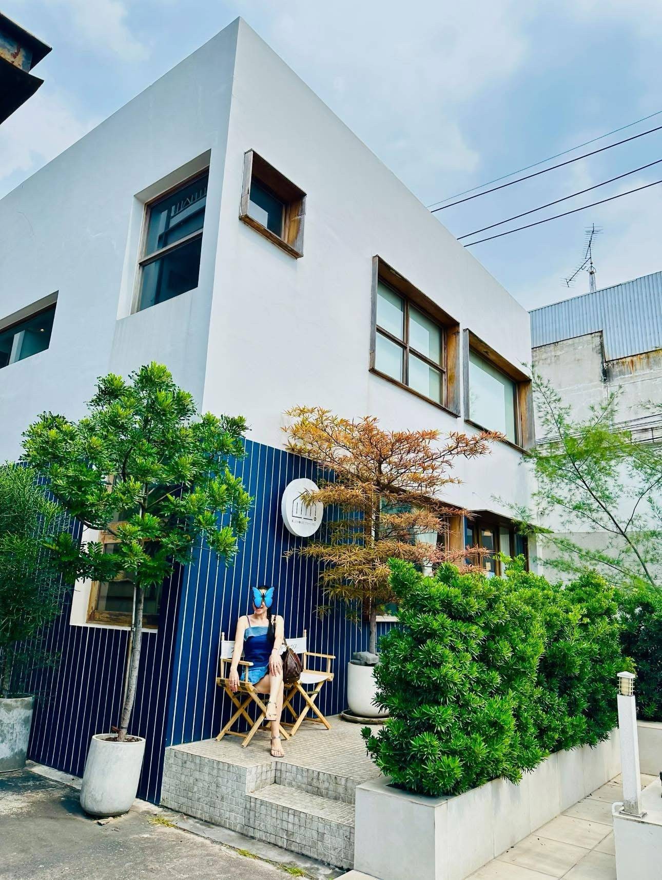 รีวิว Bluehouse cafe Sriracha - ร้านจัดมุมน่ารักมี2ชั้นน้องพนักงานหน้าเ ...