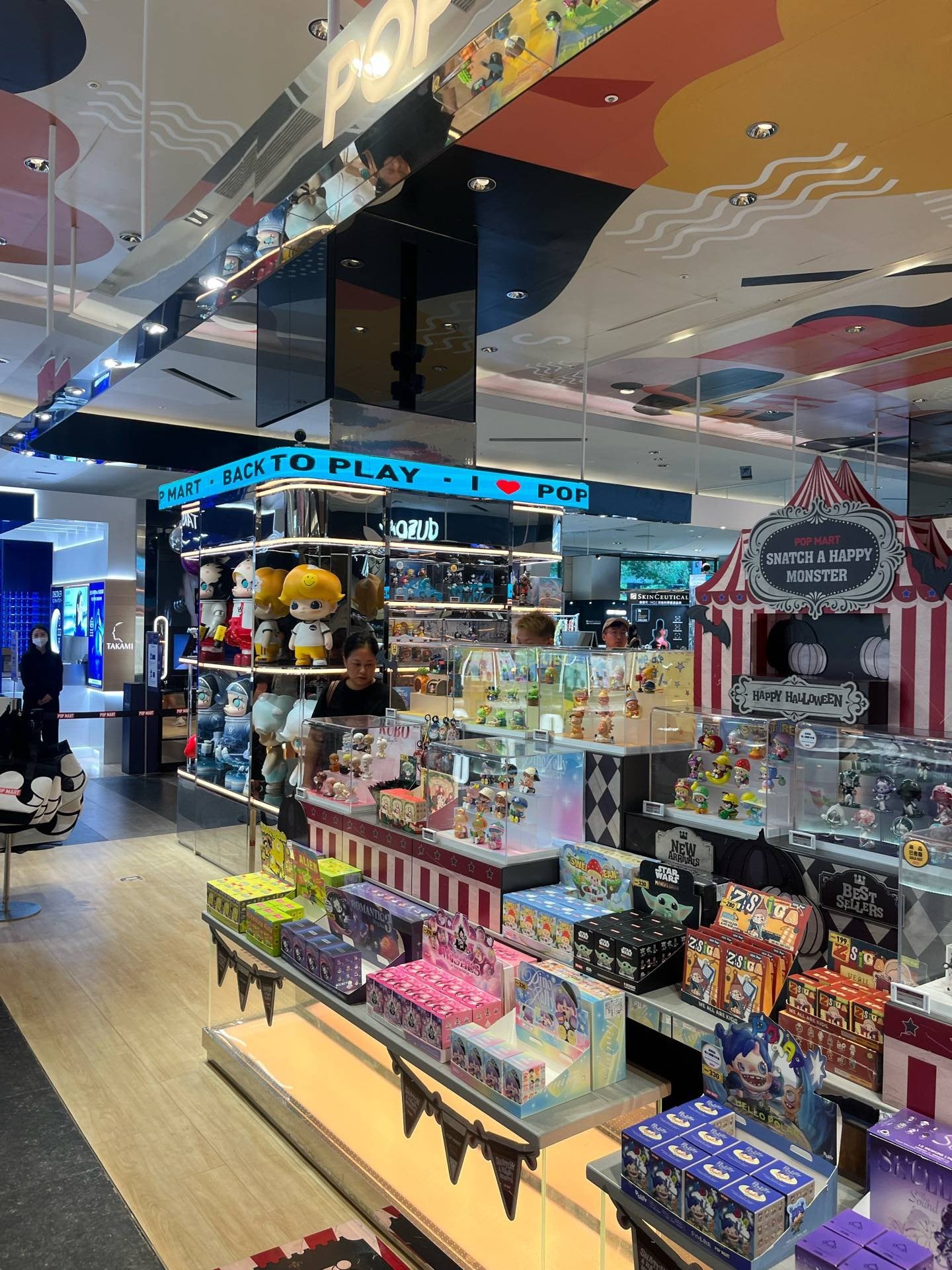 รีวิว POP MART ROBOSHOP 新光三越台北信義新天地A11 B1
