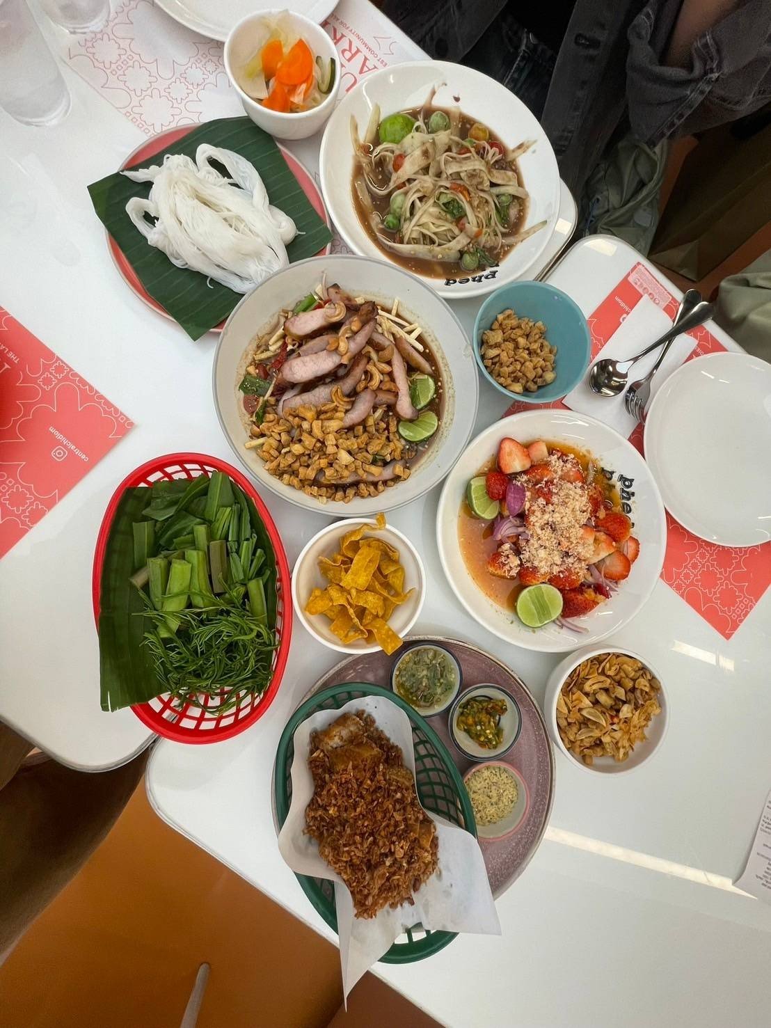 รีวิว Phed Phed POP เซ็นทรัล ชิดลม