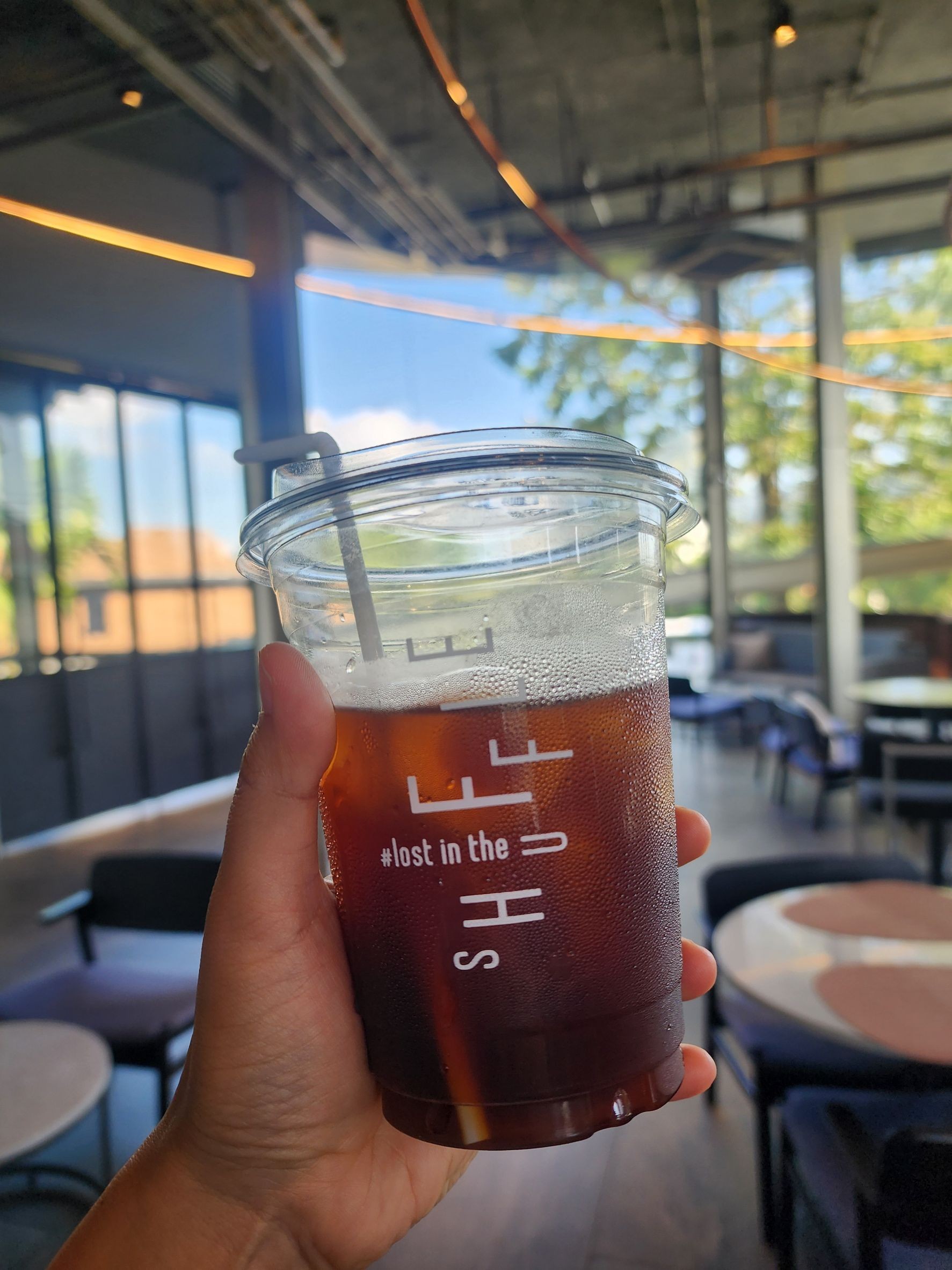 รีวิว Shuffle Cafe & Bistro