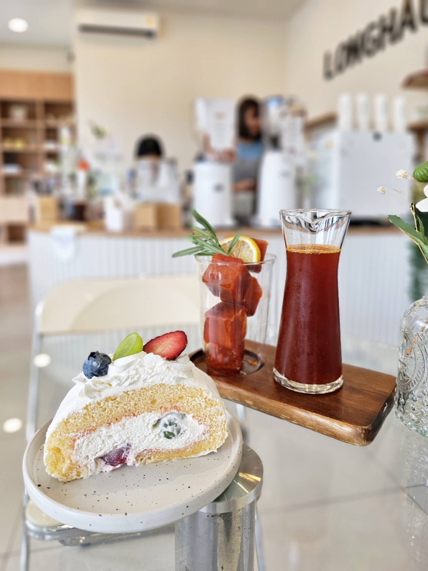 รีวิว Long haul cafe - ลองฮาวล์ - - คาเฟ่สไตล์มินิมอลย่านบางนา ขนมอร่อย ...
