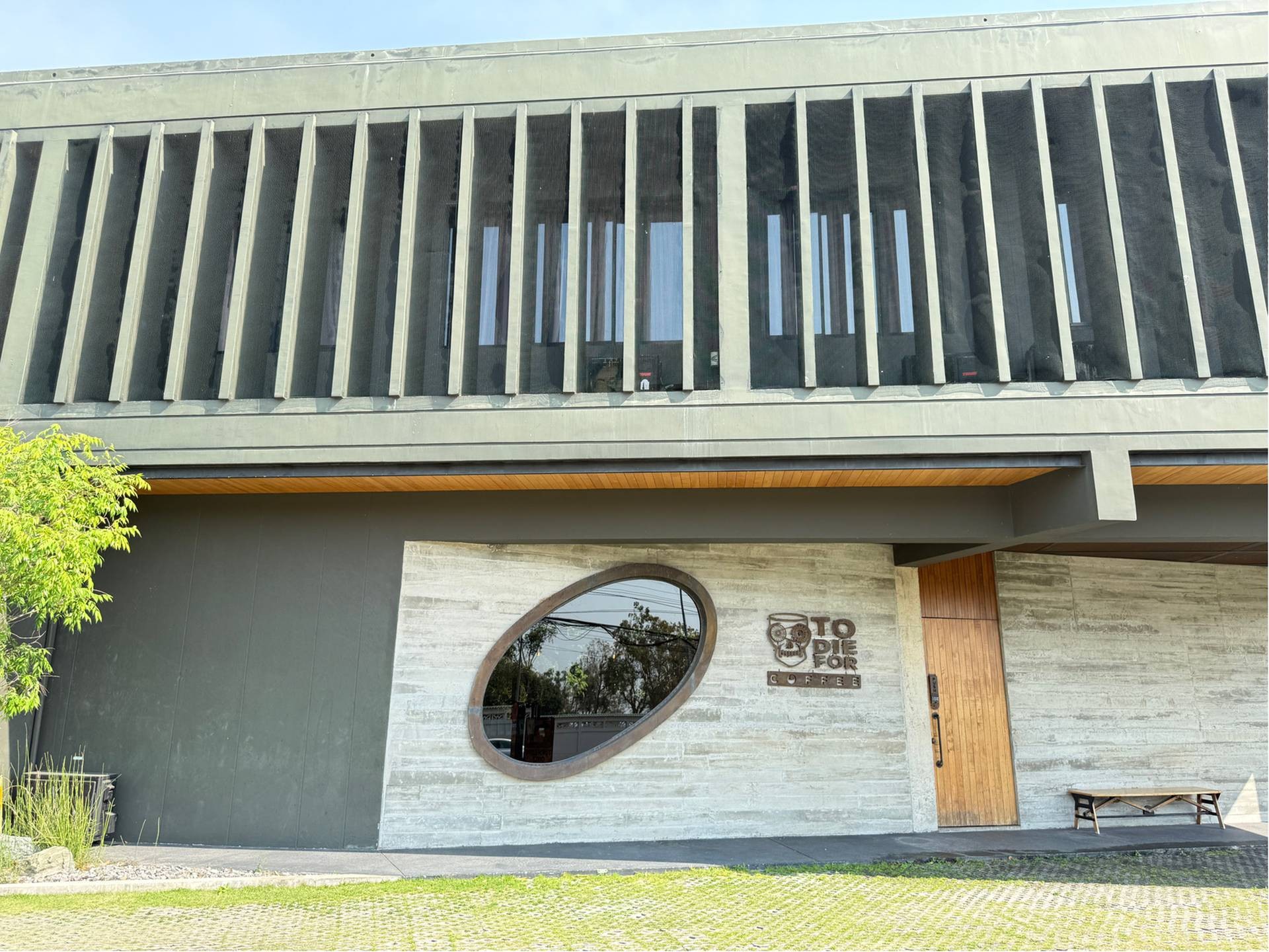 รีวิว To Die For Coffee - loft cafe with staycation behind