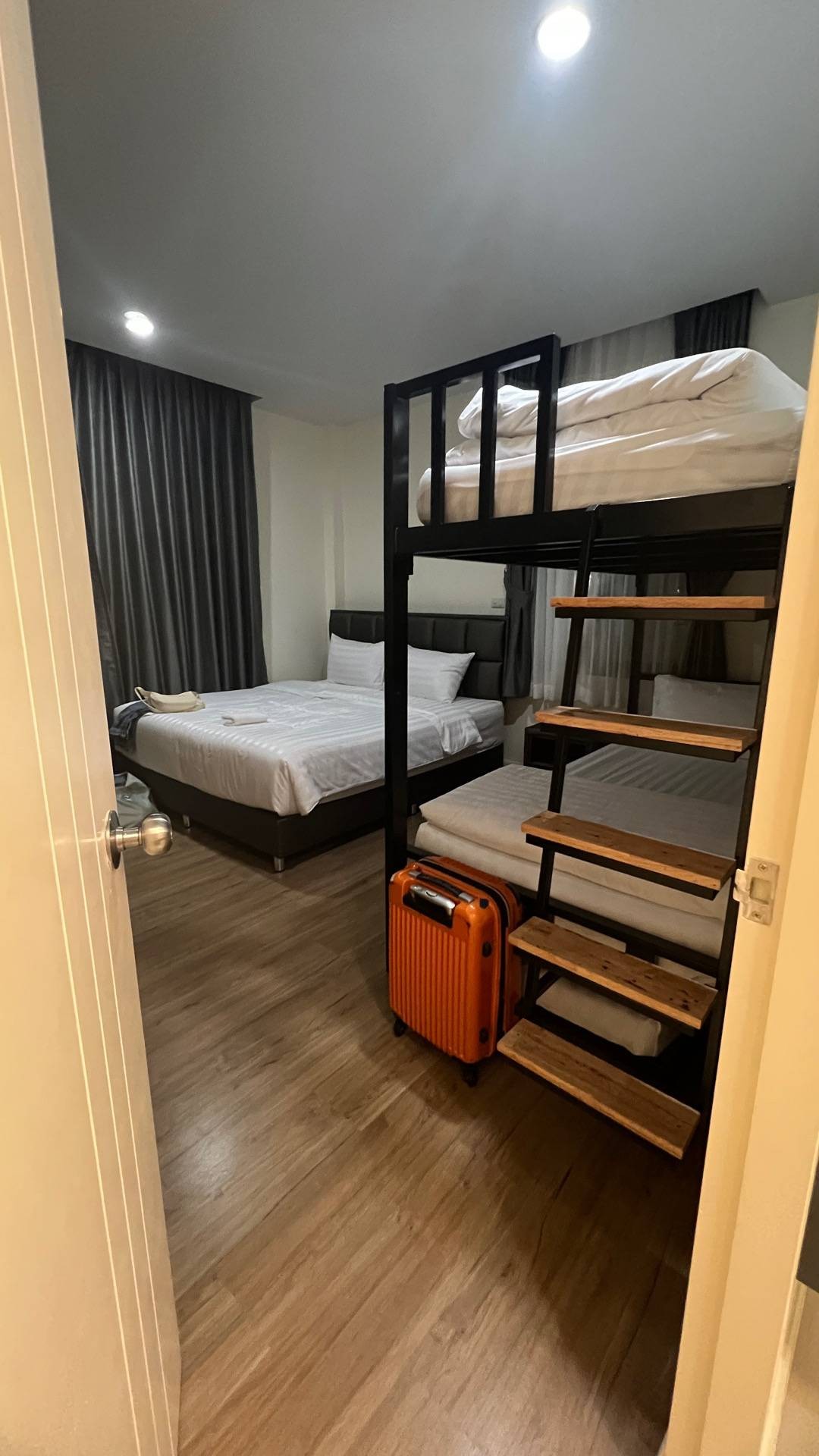 Little Hug Pool Villa - รีวิวที่พัก