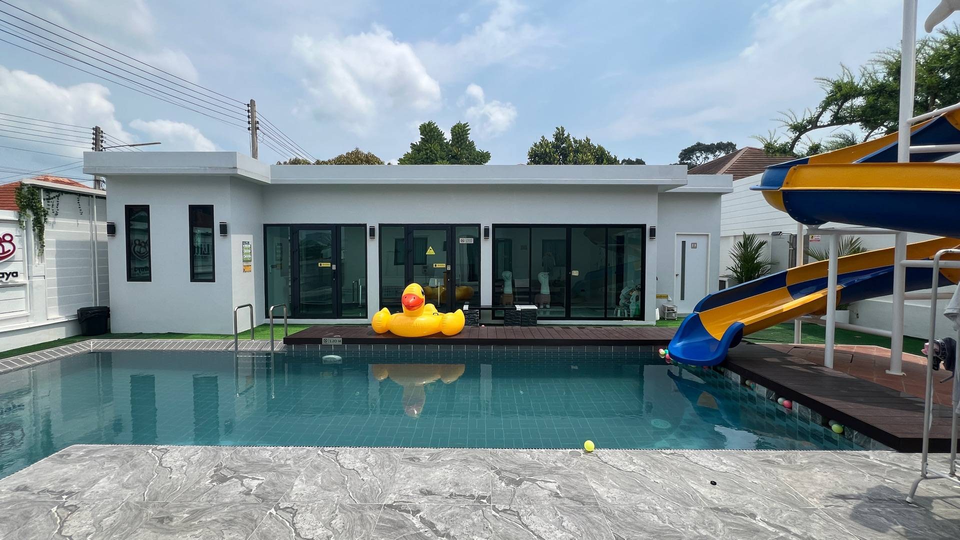 รีวิว Little Hug Pool Villa - ครอบครัวใหญ่ เพื่อนกลุ่มใหญ่นัด ปาตี้ คุ้มๆ