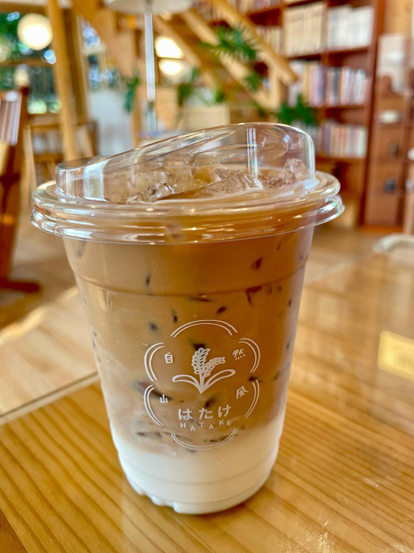 รีวิว Hatake Cafe & Homestay ตำบลไชยสถาน - คาเฟ่ริมไร่ใกล้เขาน้อย