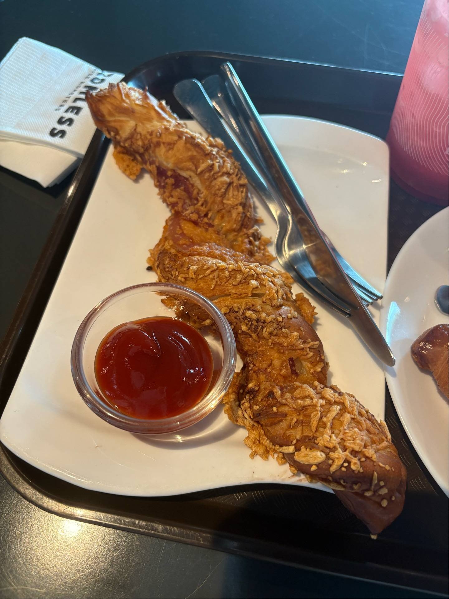 รีวิว Bottomless Bottomless Flagship Store - ร้านกาแฟและเบเกอรี่ชื่อดังย่านนนทบุรี