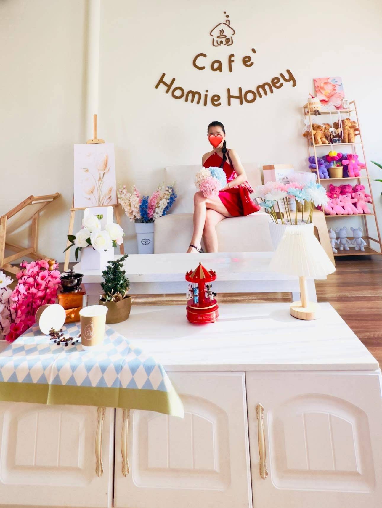 รีวิว Homie Homey Cafe Pattaya - ร้านสวยทั้งโซนด้านนอกและโซนด้านในมีมุม ...